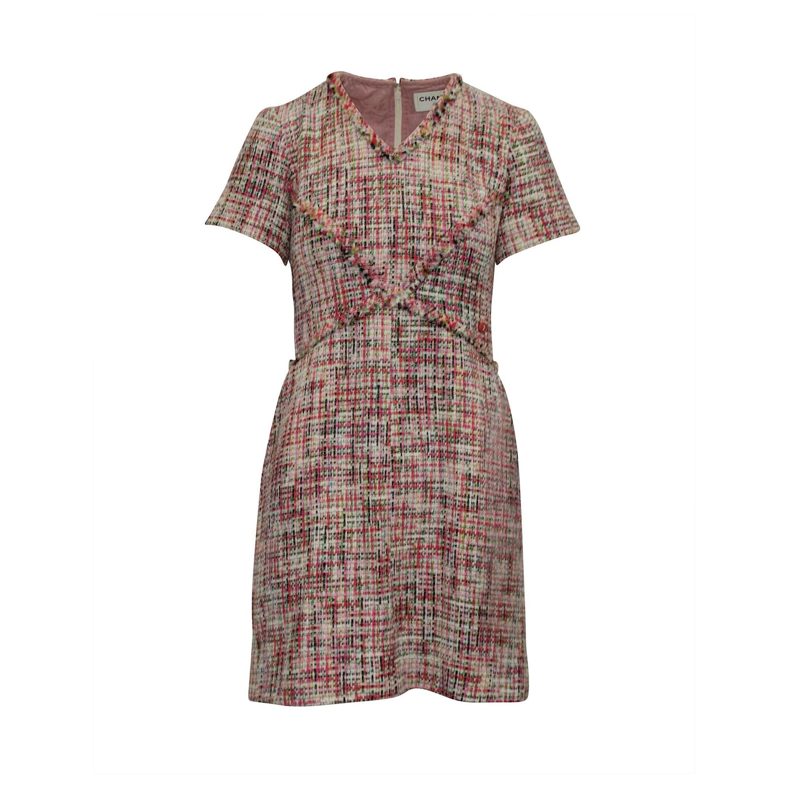 Classique Chanel Mini robe rose en tweed avec décolleté en V ref.631805 ...