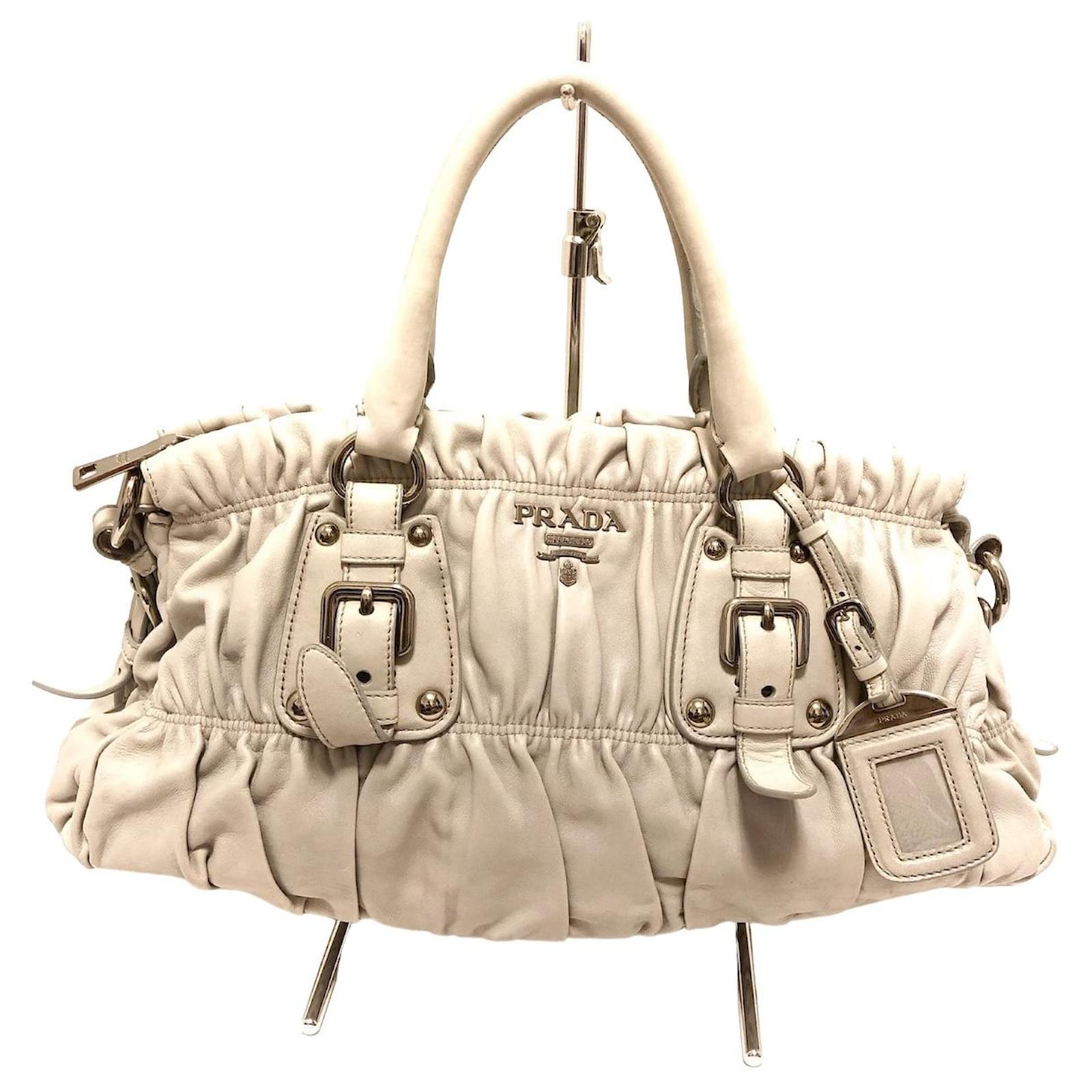 Prada Beige Leather ref.635358 - Joli Closet