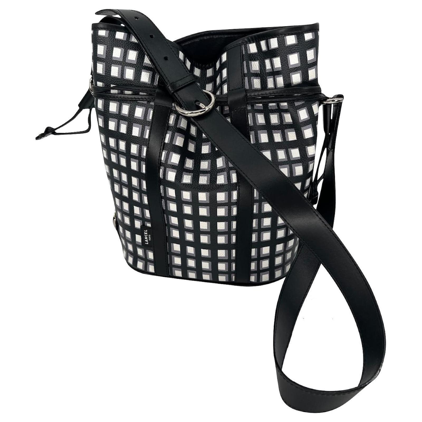Lancel Handbags Black Leather ref.638092 - Joli Closet