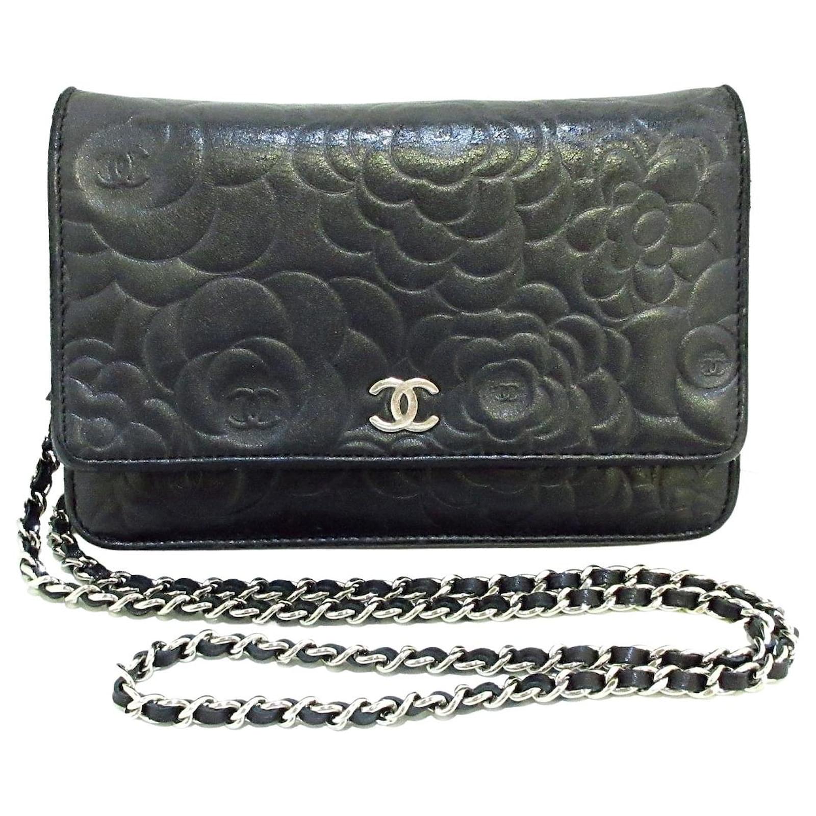 Chanel Camellia Black Leather ref.646950 - Joli Closet