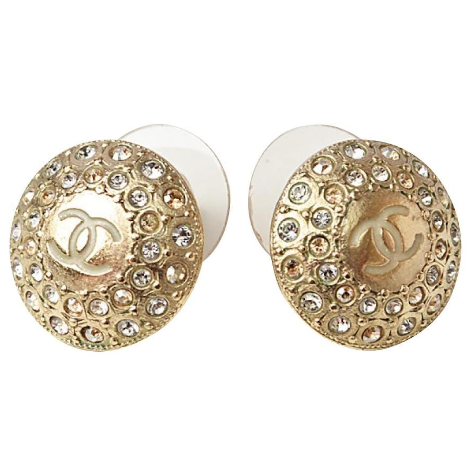 Chanel Earrings CHANEL Circle Motif Logo Golden Metal ref.654214 - Joli ...