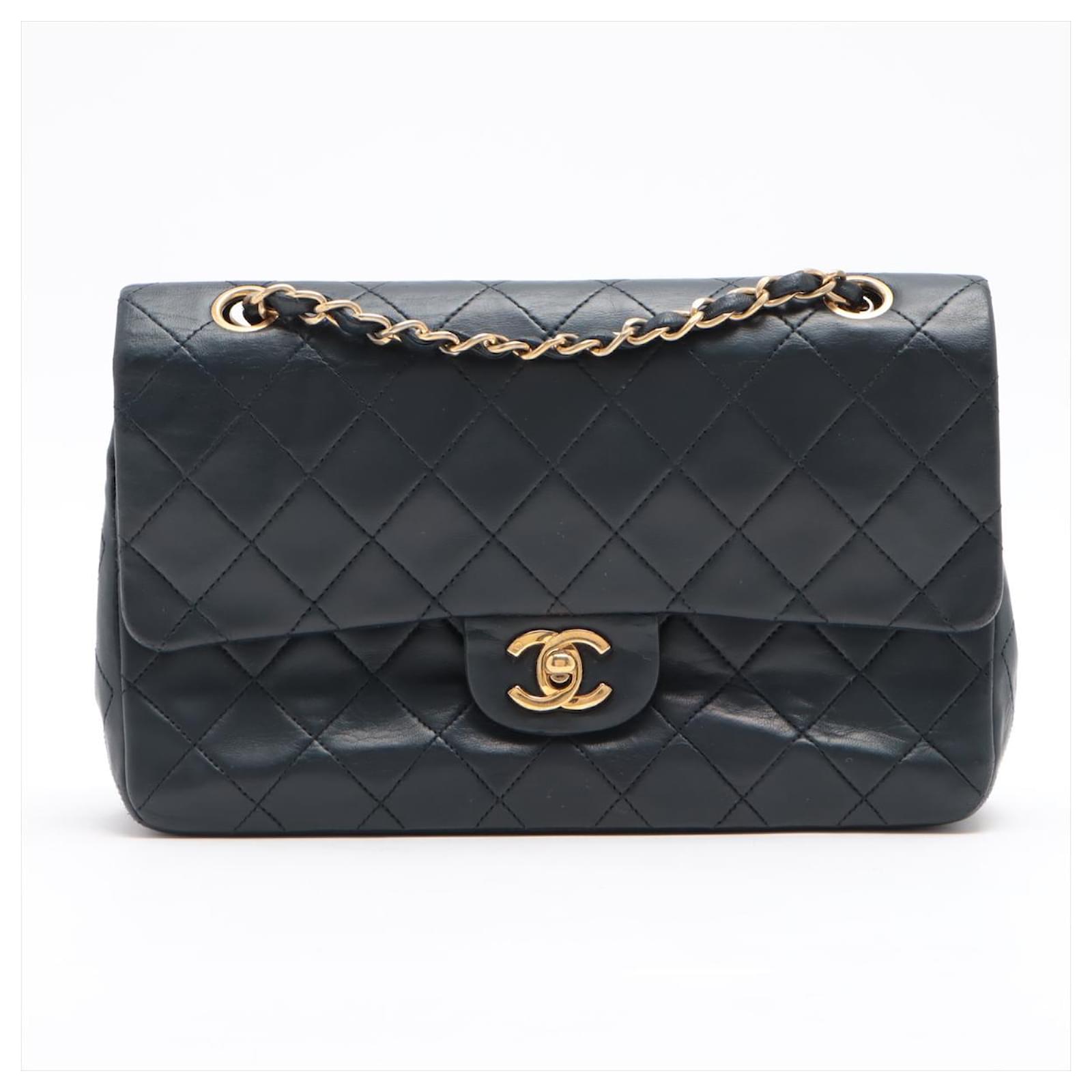Chanel Timeless Black Leather ref.657739 - Joli Closet