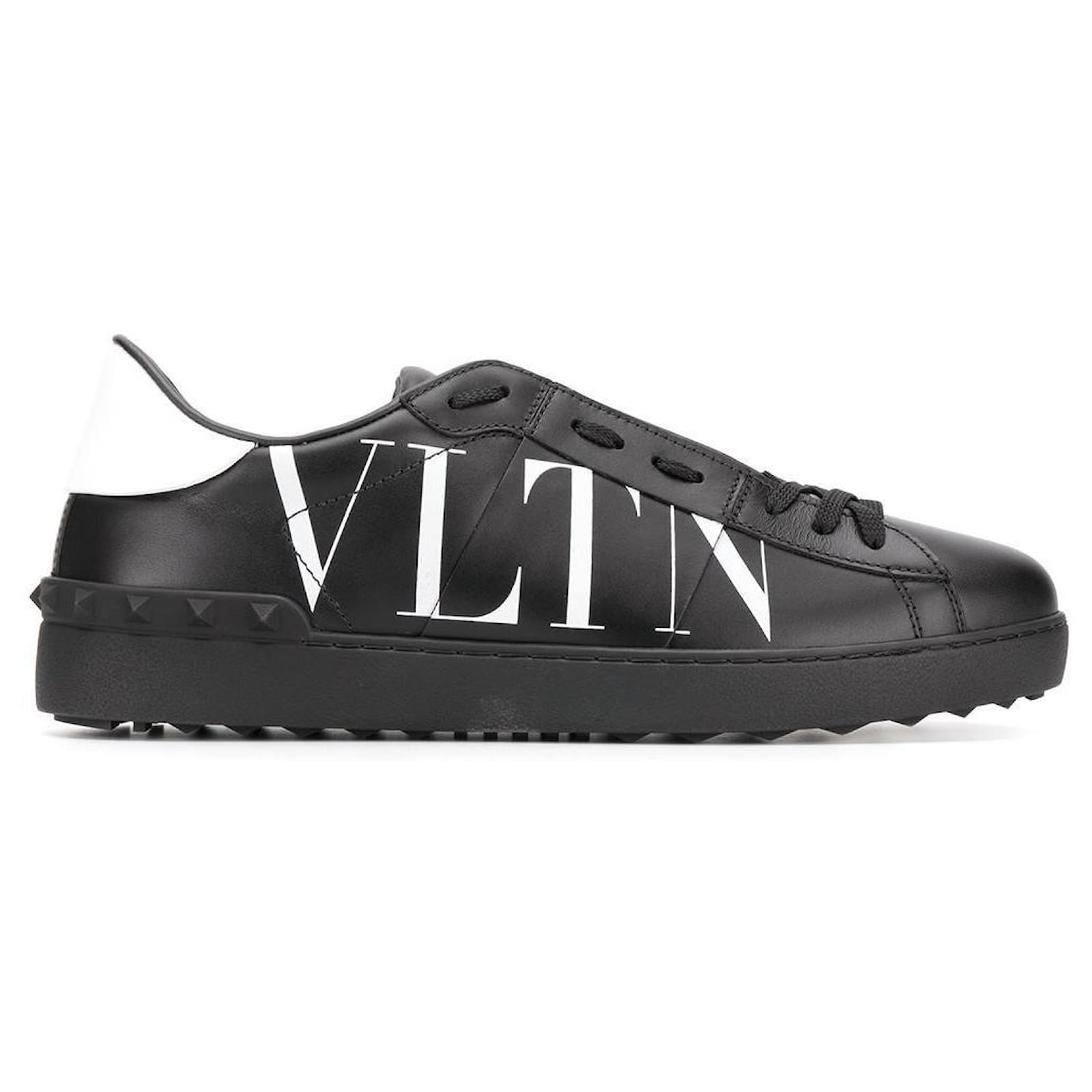 Valentino Garavani Baskets Open noir Black ref.661047 - Joli Closet