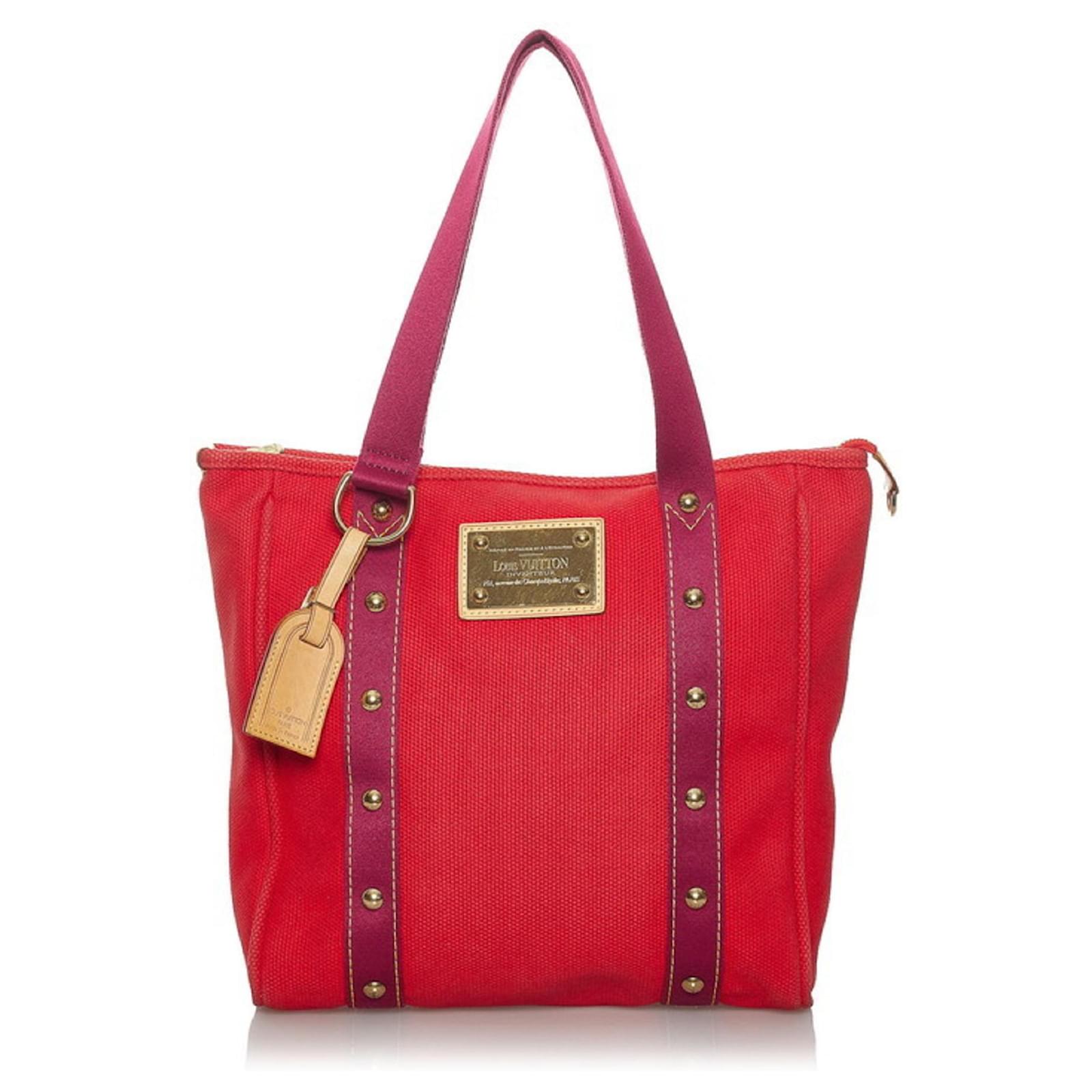 Louis Vuitton Antigua Red Cloth ref.663655 - Joli Closet