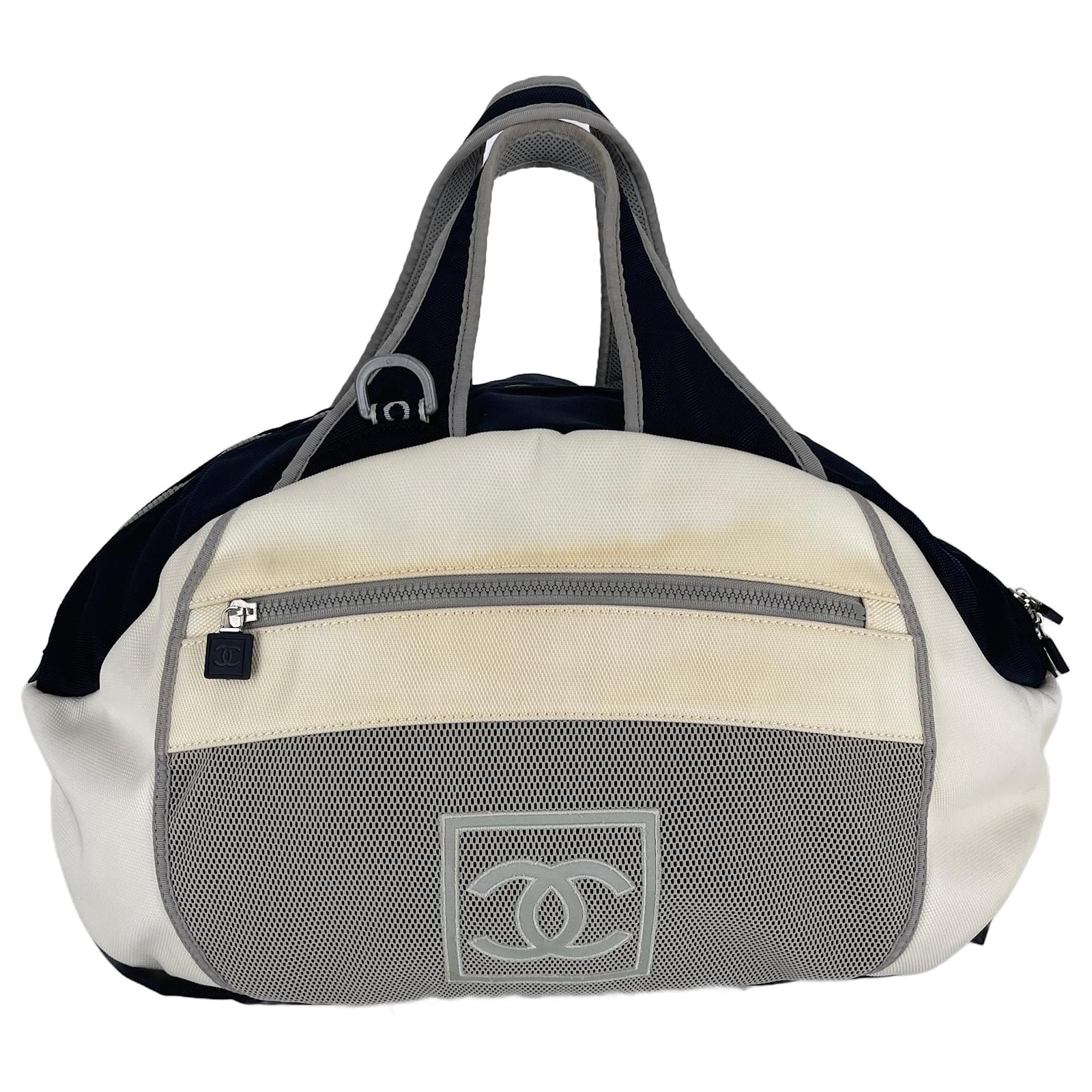 Chanel Beige Nylon Travel Bag ref.668803 - Joli Closet