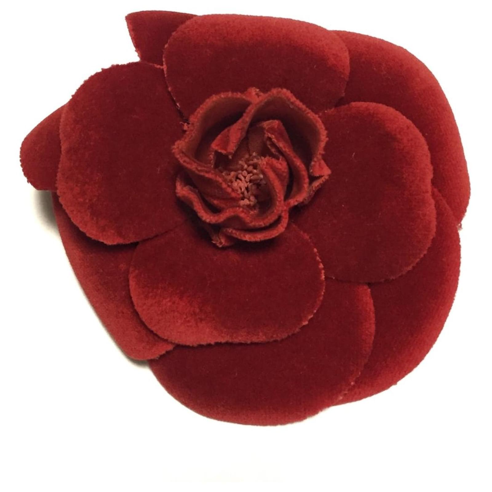 Chanel Camélia Velours Rouge ref.670606 - Joli Closet