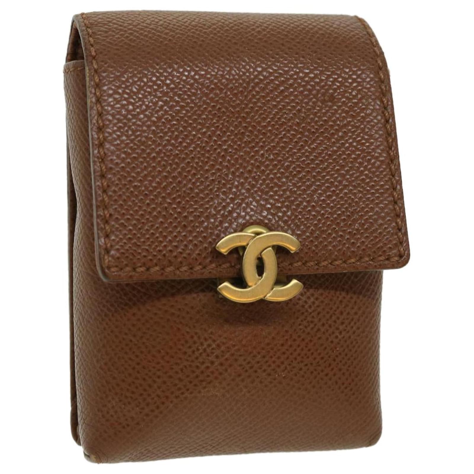 CHANEL Etui à Cigarettes Cuir Marron CC Auth am2828g ref.673534 - Joli ...