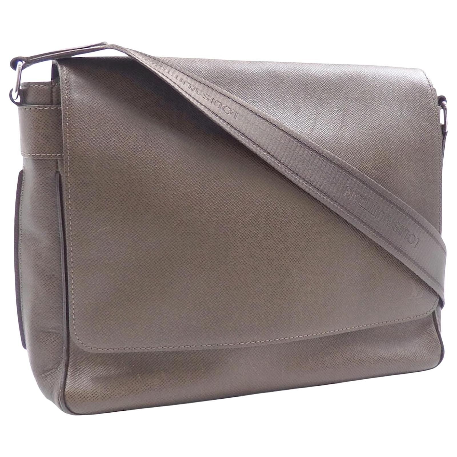 Louis Vuitton Roman Castaño Cuero ref.674236 - Joli Closet