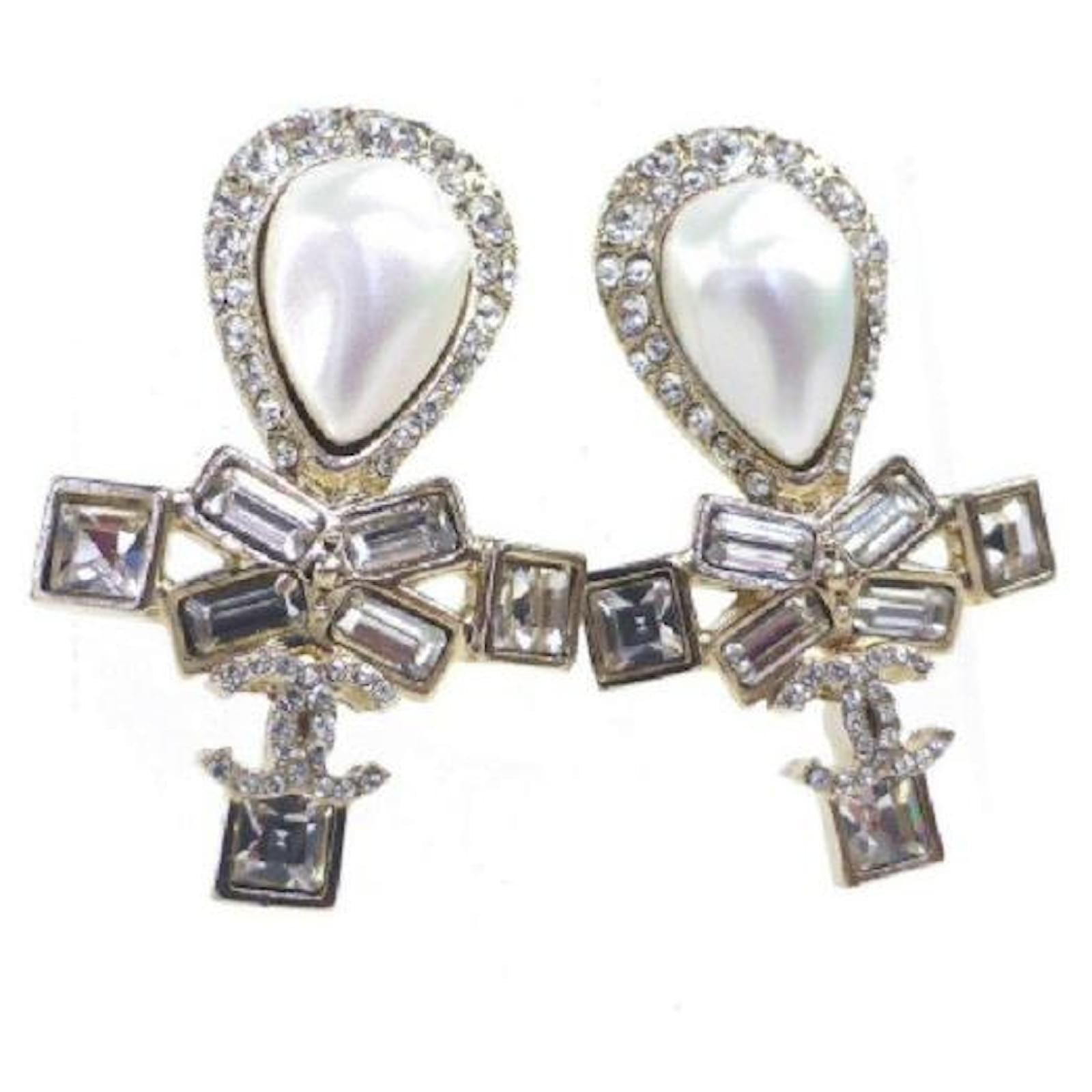 *Chanel (Chanel) Boucles d'oreilles perle strass Cocomark CC Logo ...
