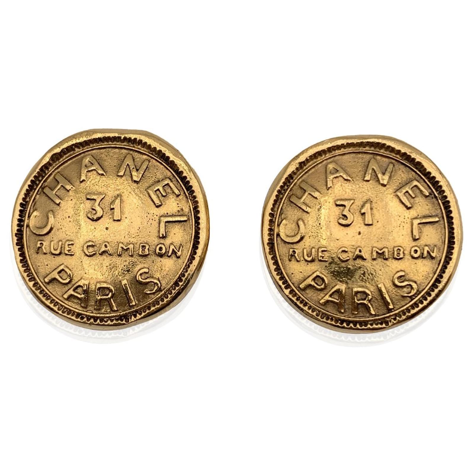 Chanel Boucles d'Oreilles Clip Rondes Rue Cambon Vintage en Métal Doré ...