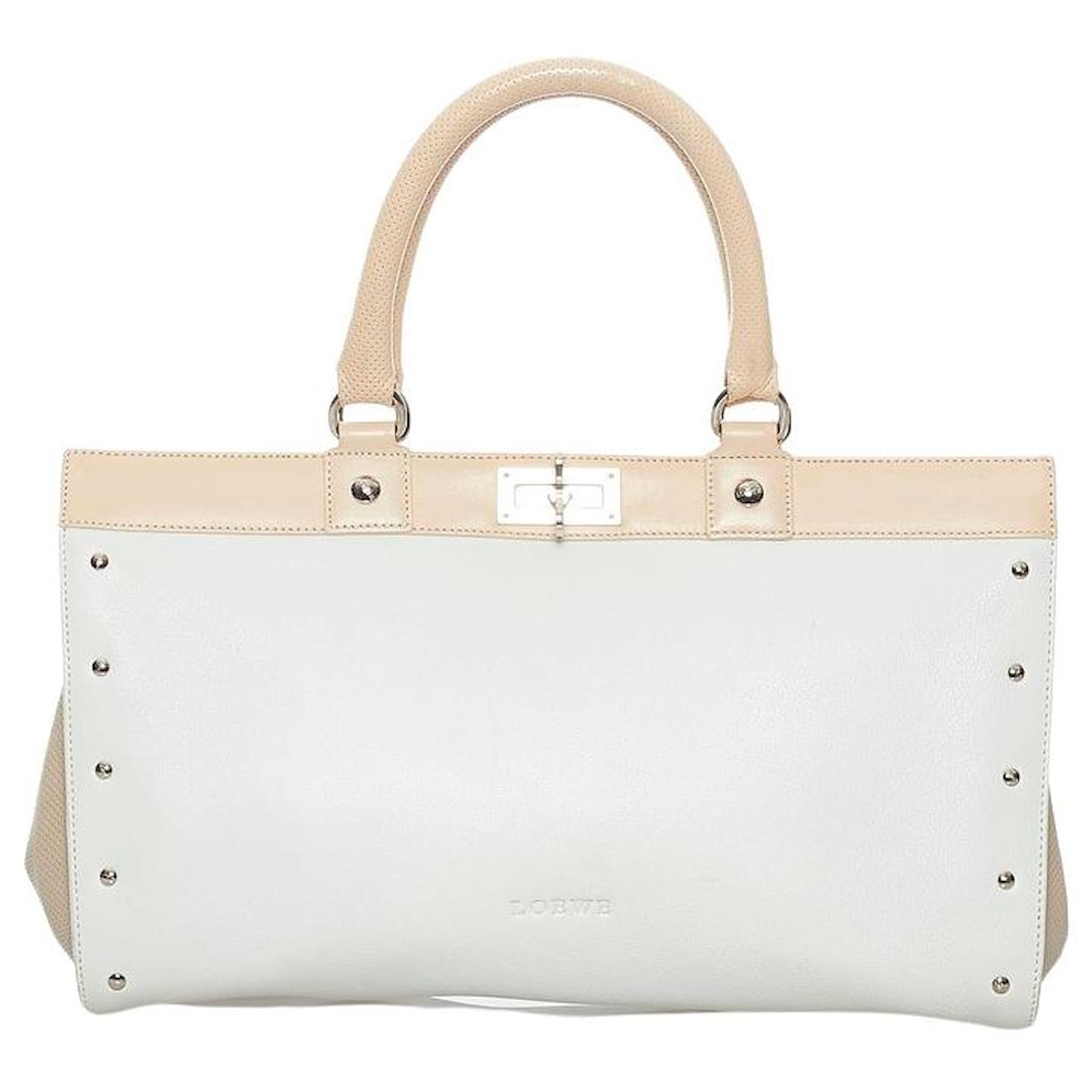 Loewe White Leather ref.678588 - Joli Closet