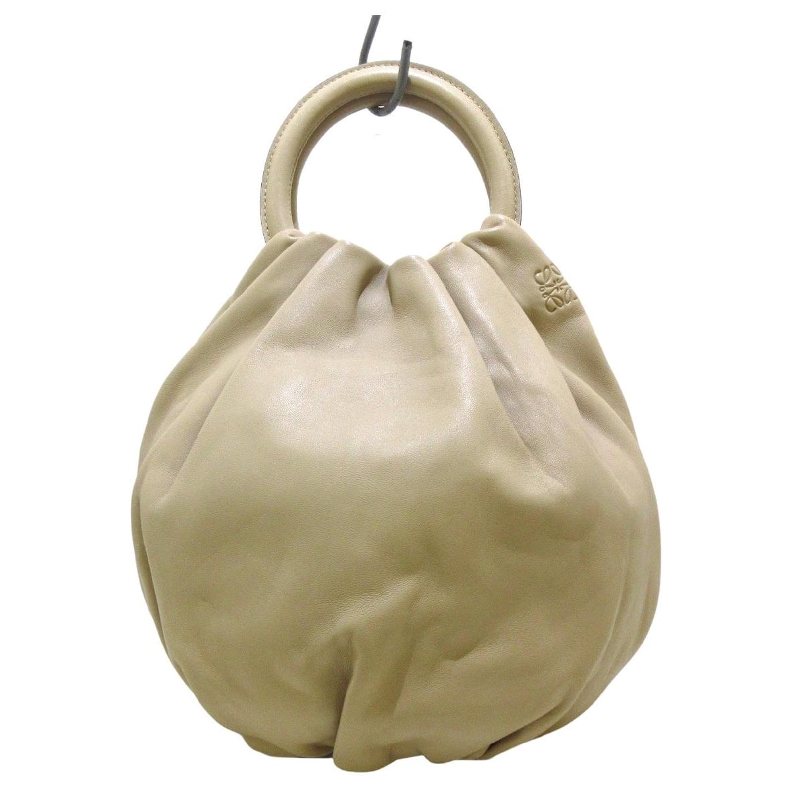 Loewe Bounce-Tasche Beige Leder ref.681380 - Joli Closet