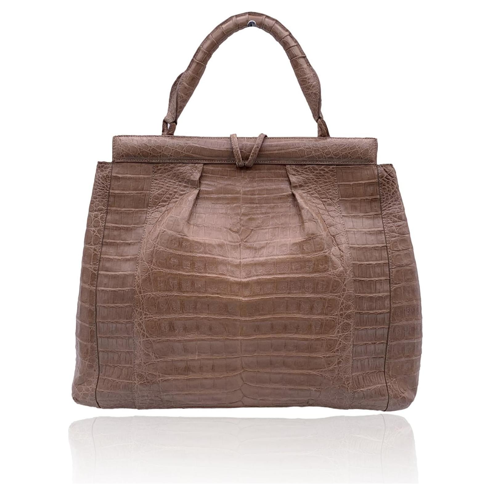 Nancy Gonzalez Nancy Gonzales taupefarbene Satchel-Handtasche aus Leder mit Griff oben Beige ref ...