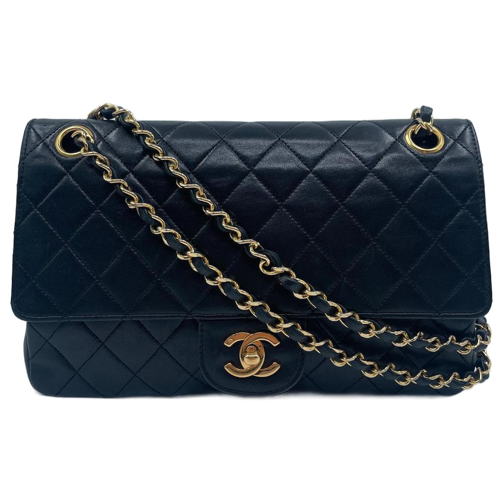 Sac à rabat Chanel en cuir noir ref.686123 - Joli Closet