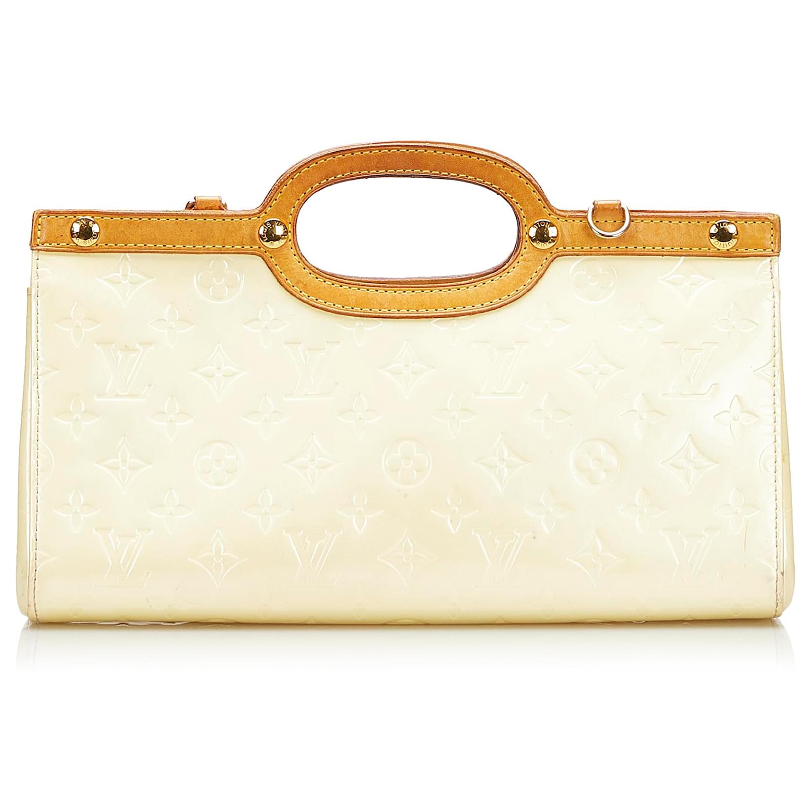 Louis Vuitton White Monogram Vernis Roxbury Drive Leather Patent ...