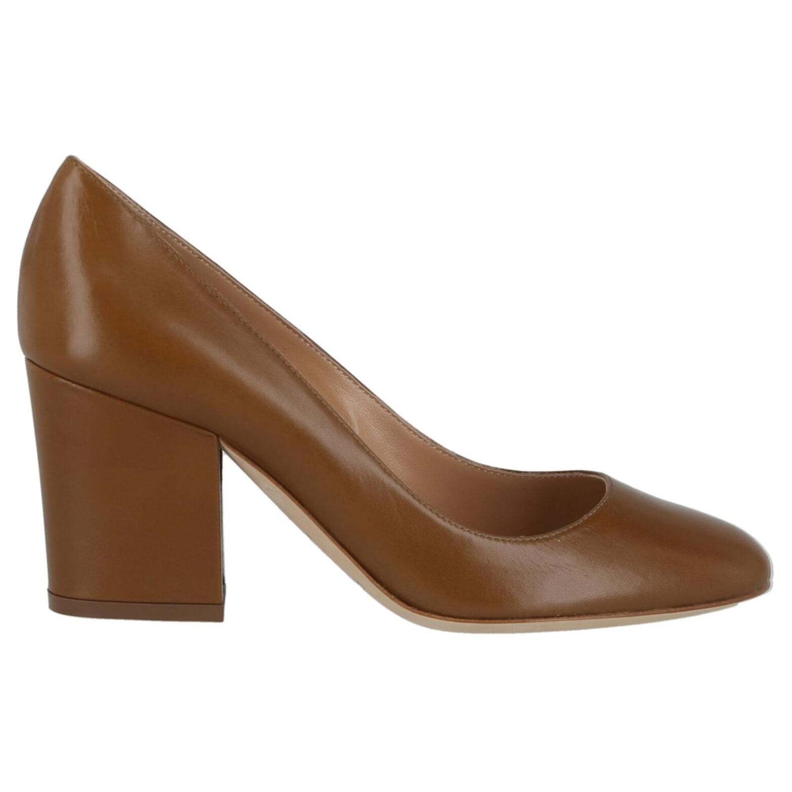 Sergio Rossi Almond-Shaped Leather Pumps Brown ref.700551 - Joli Closet