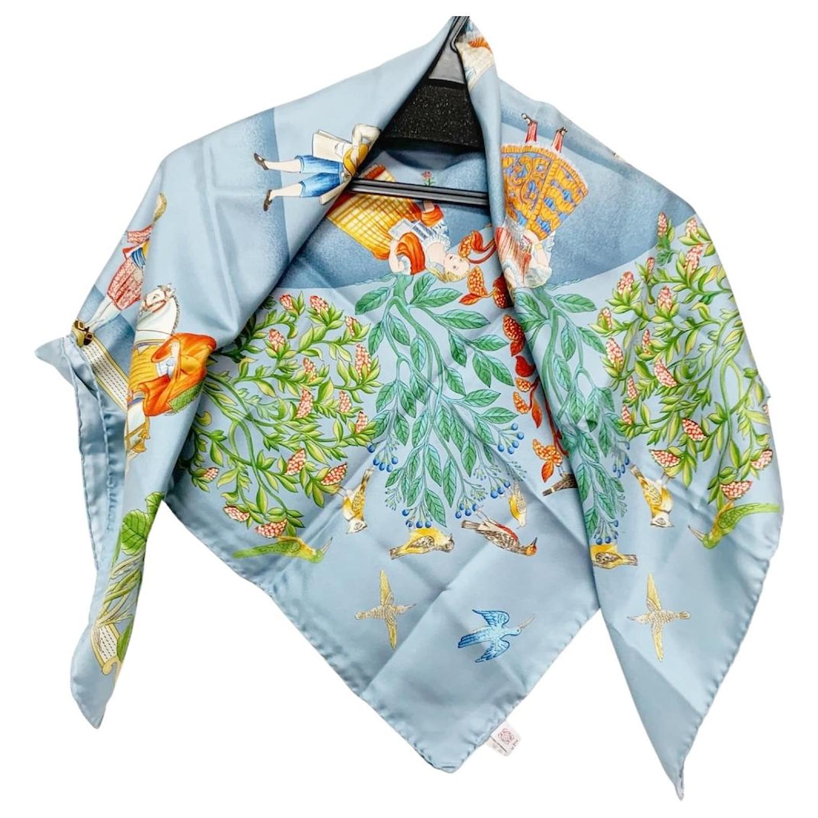 Loewe Multiple colors Silk ref.704147 - Joli Closet