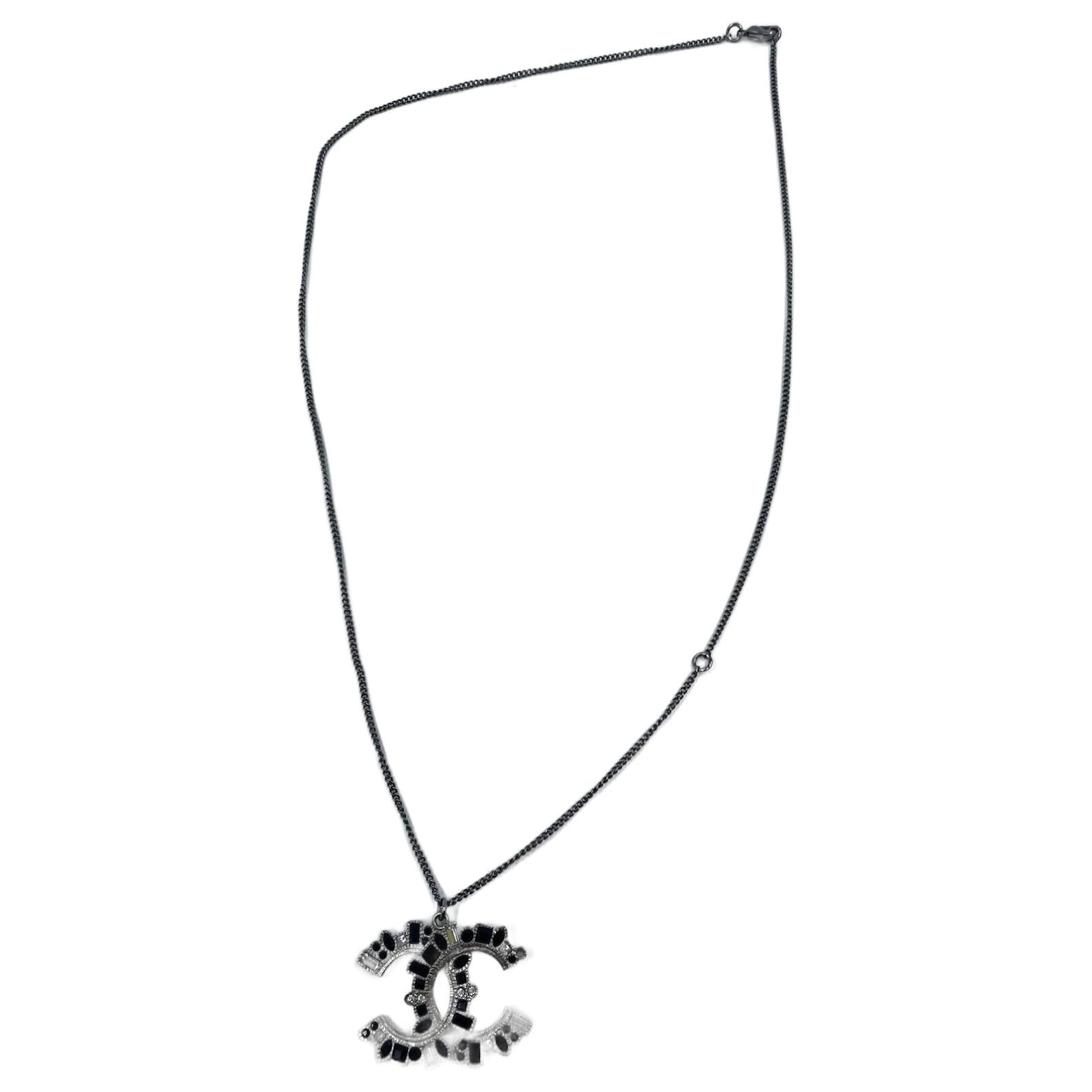 Silver-Toned Chanel Rhinestone CC Necklace Silvery Metal ref.709014 ...