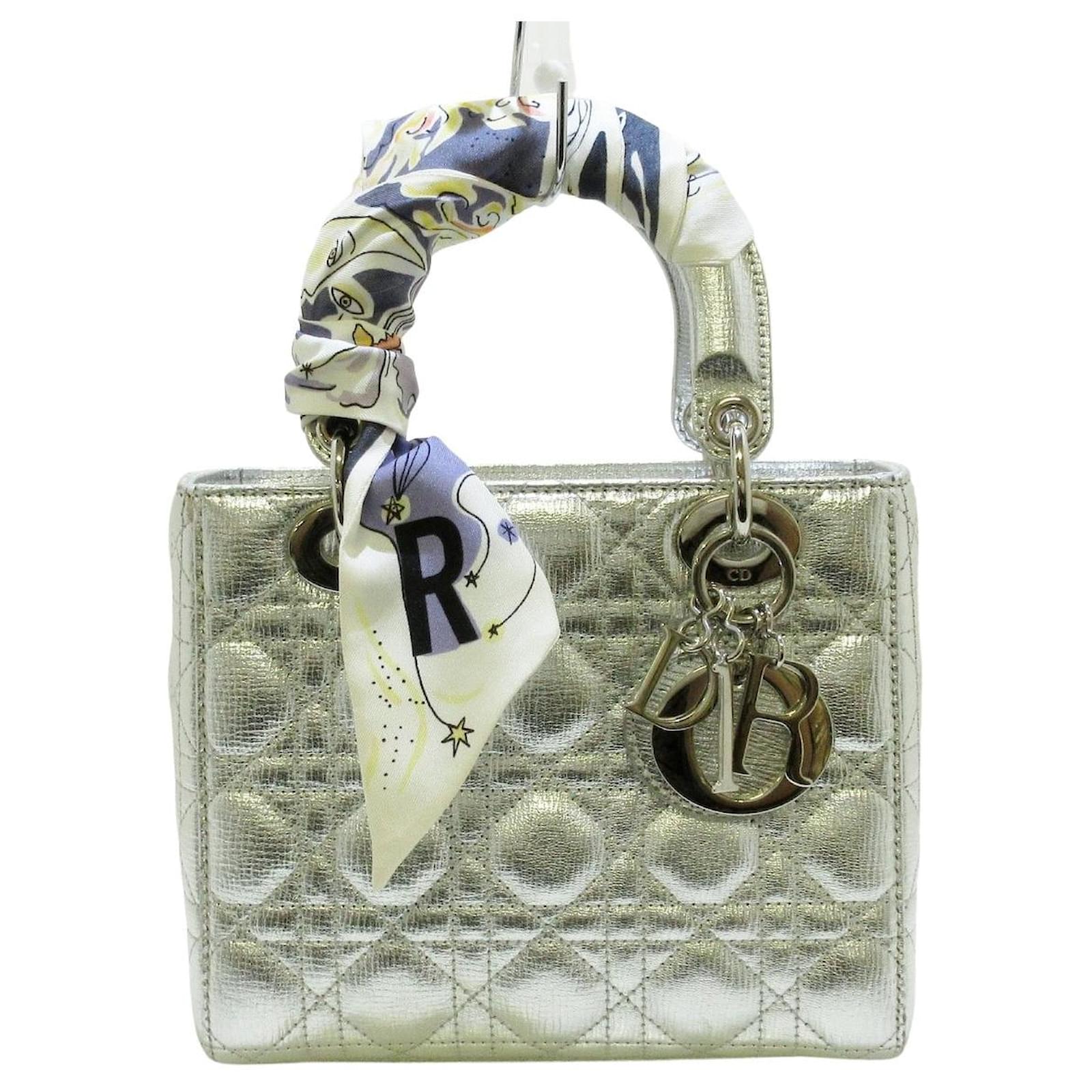 Dior Lady Dior Cuir Argenté ref.712744 - Joli Closet
