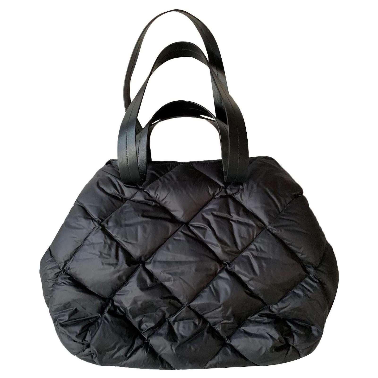 Moncler Black quilted nylon tote bag ref.714434 - Joli Closet