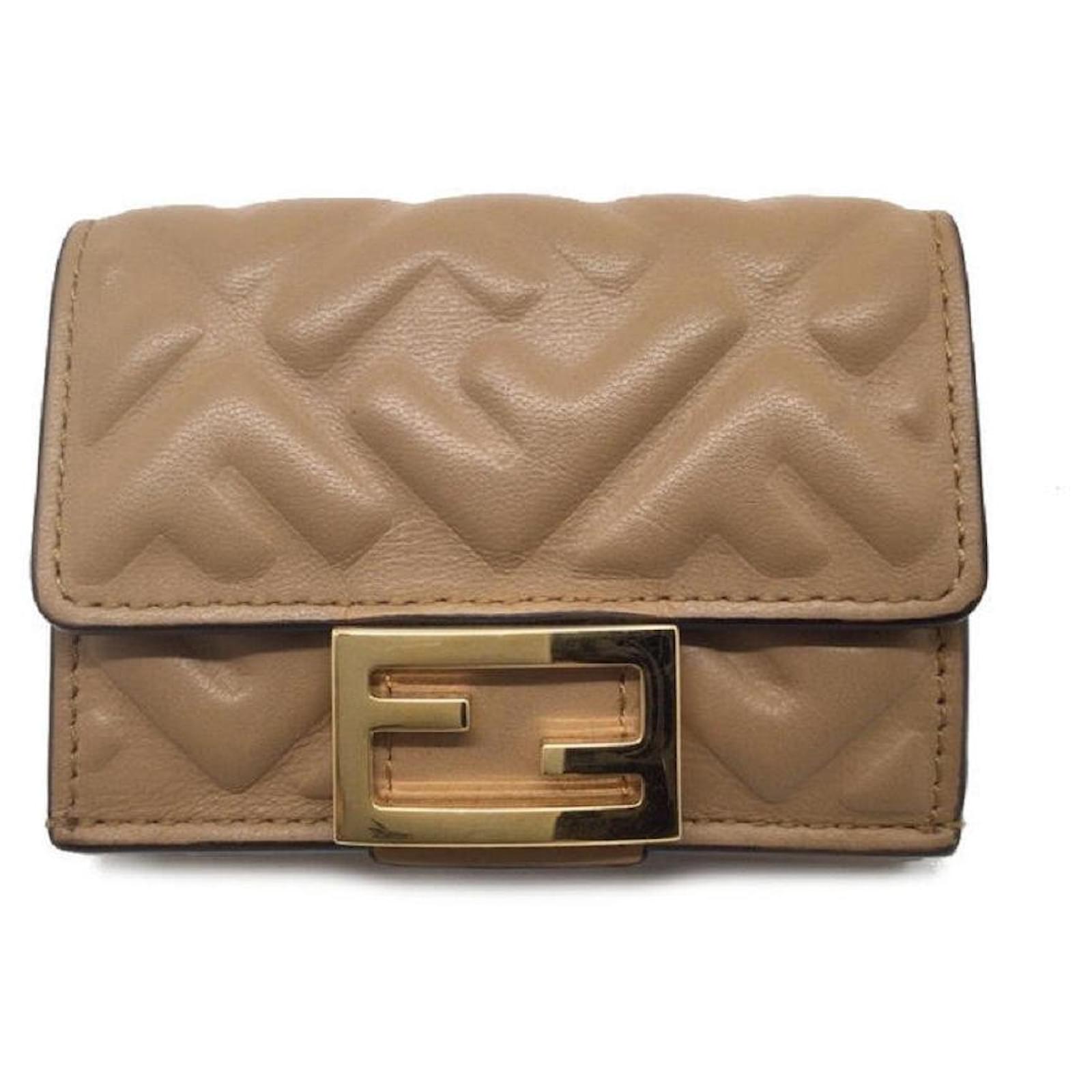 *FENDI 8M0395 micro tri-fold wallet tri-fold wallet women's Golden Leather ref.716636 - Joli Closet