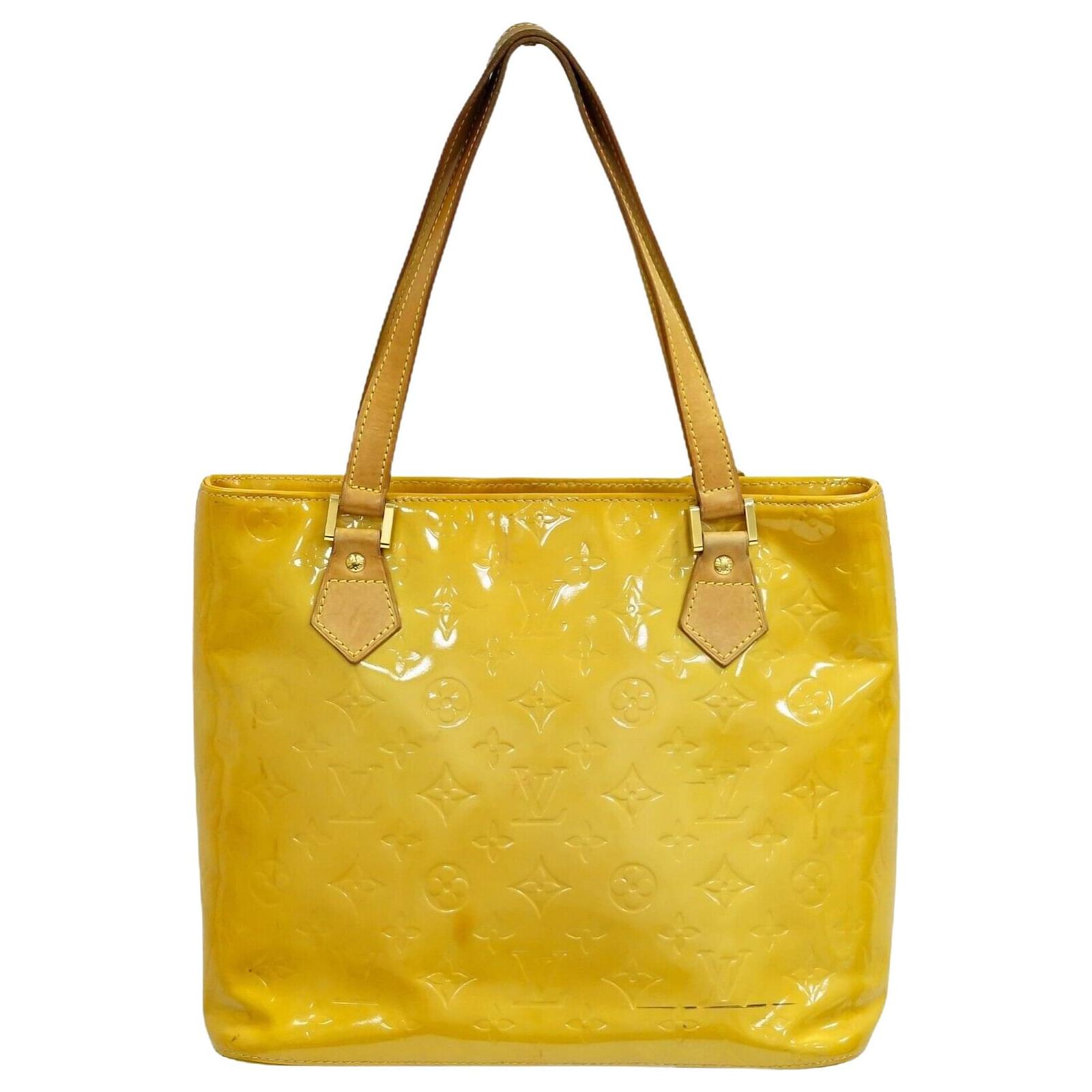 Louis Vuitton Houston Yellow Patent leather ref.716686 - Joli Closet