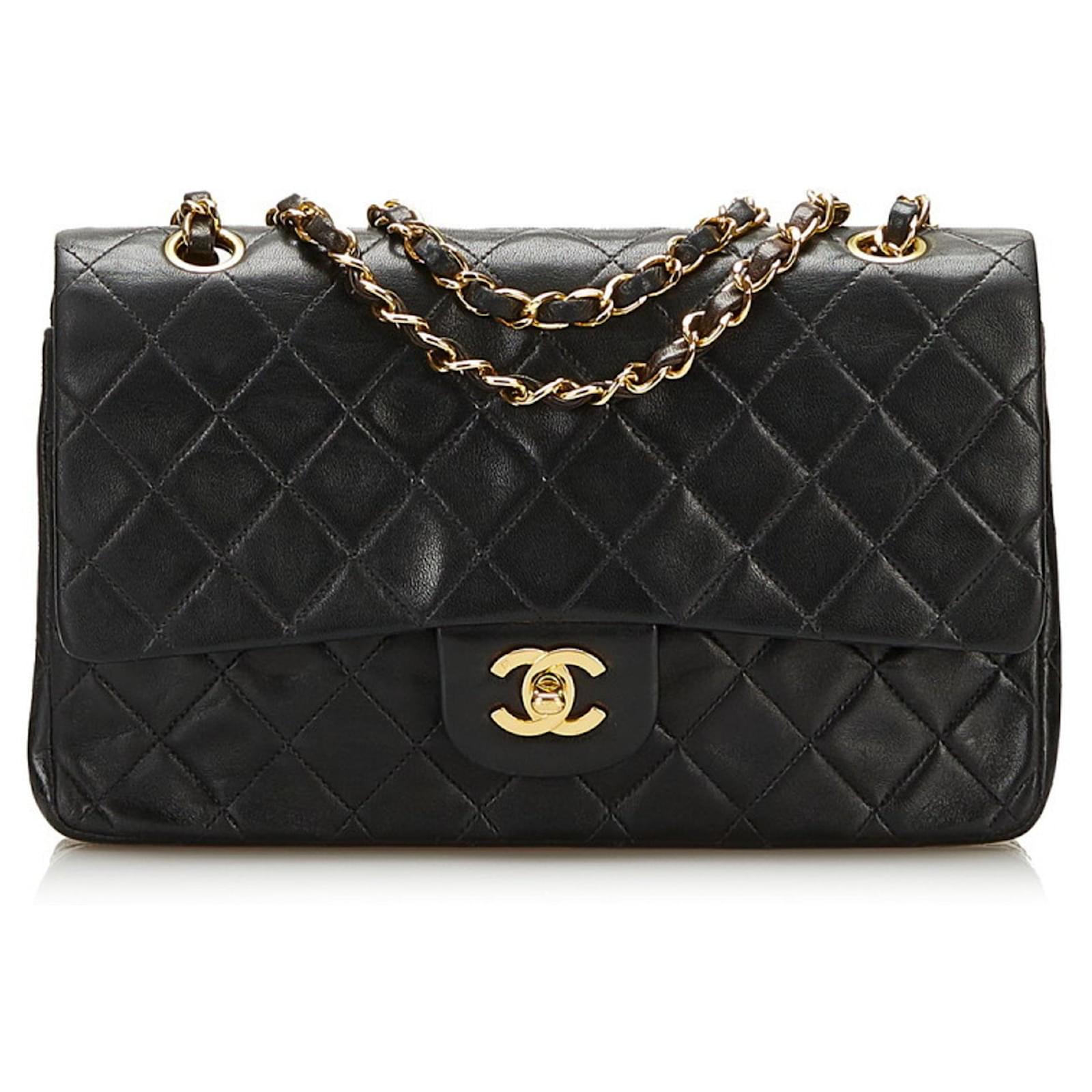 Chanel Classic Flap Black Leather ref.730278 - Joli Closet