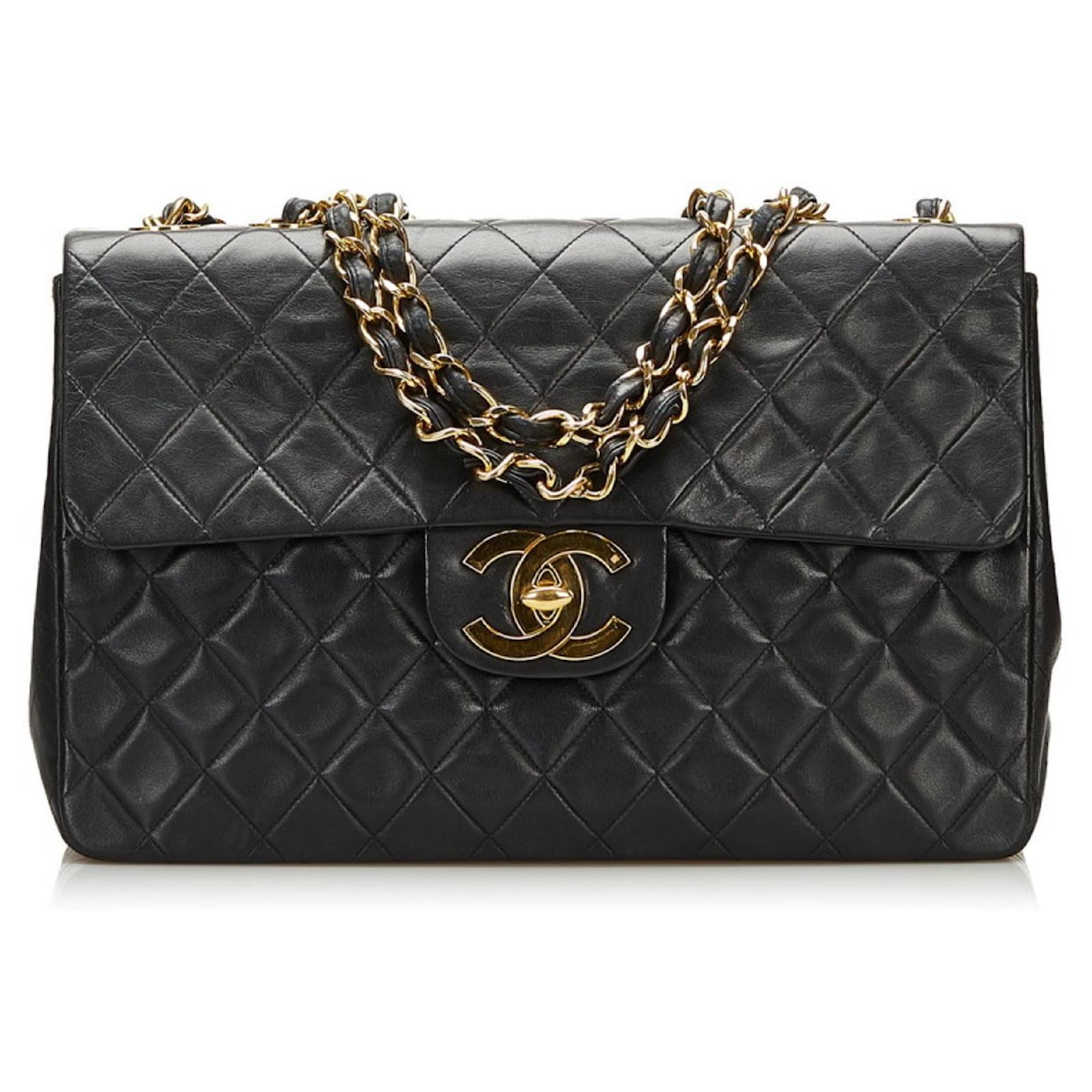 Chanel Classic Flap Black Leather ref.730327 - Joli Closet