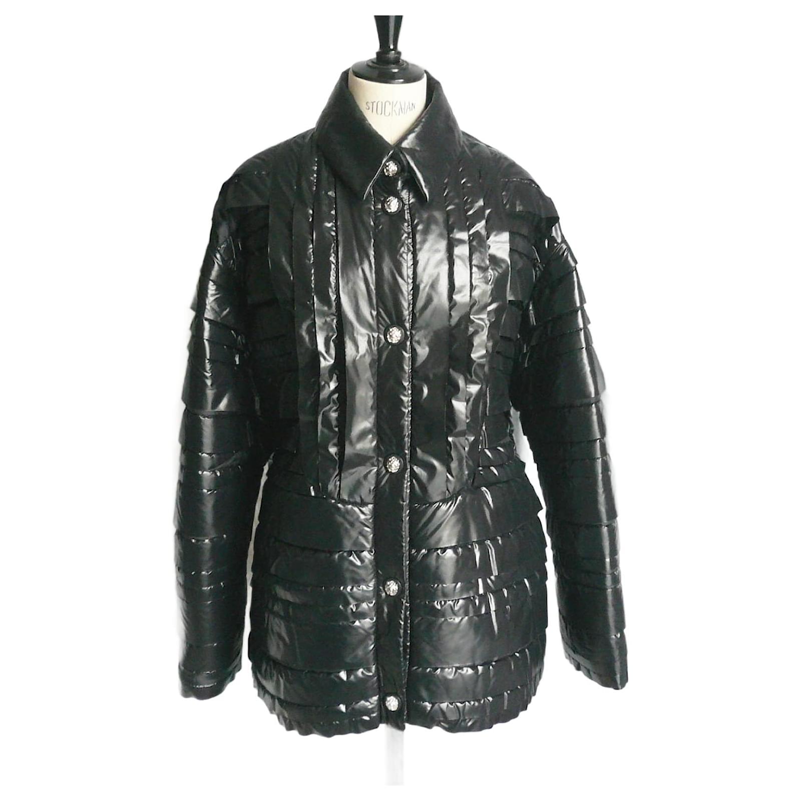 CHANEL New black lightweight down jacket type T46 SOLD OUT / Polyester ...
