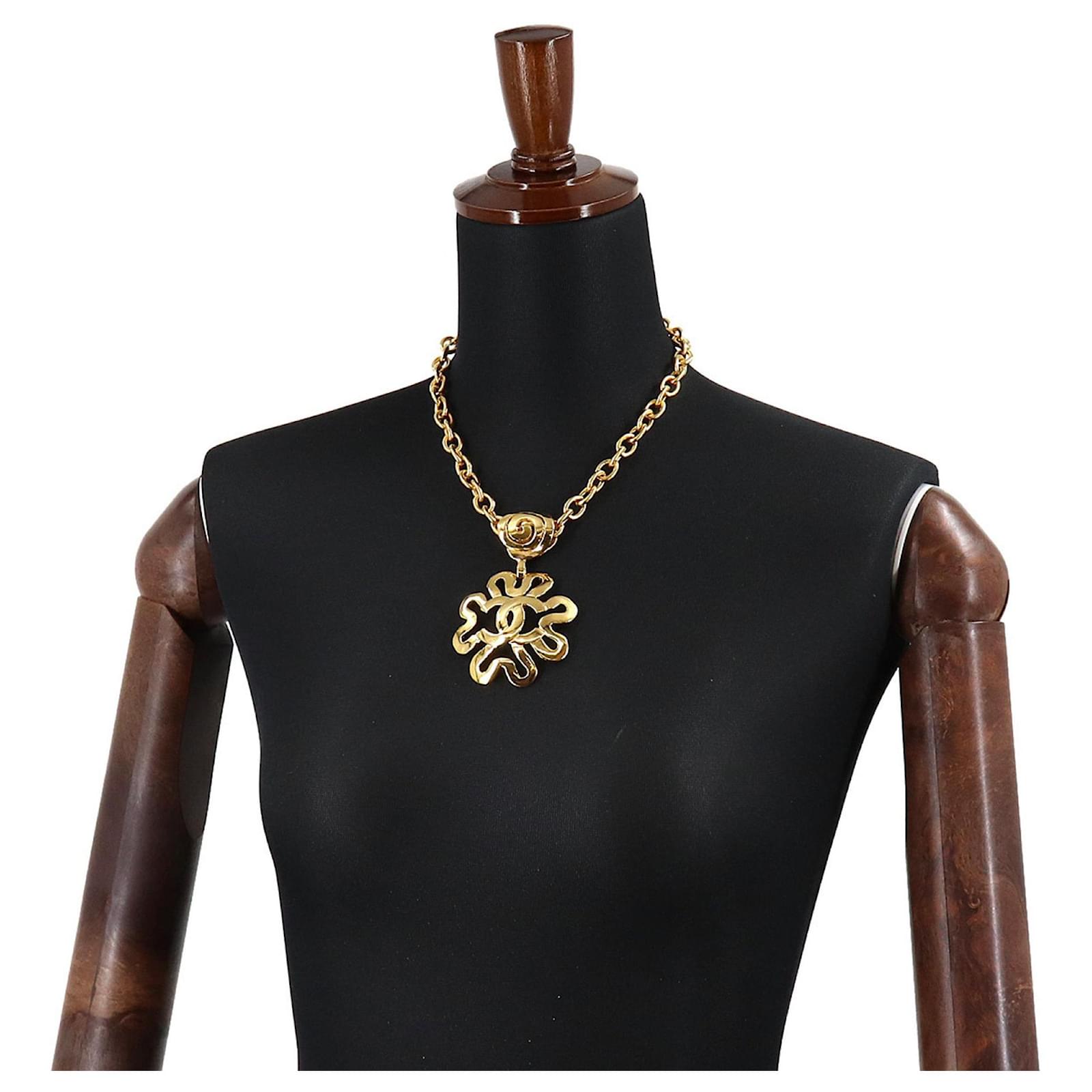 Chanel Golden Metal ref.750441 - Joli Closet