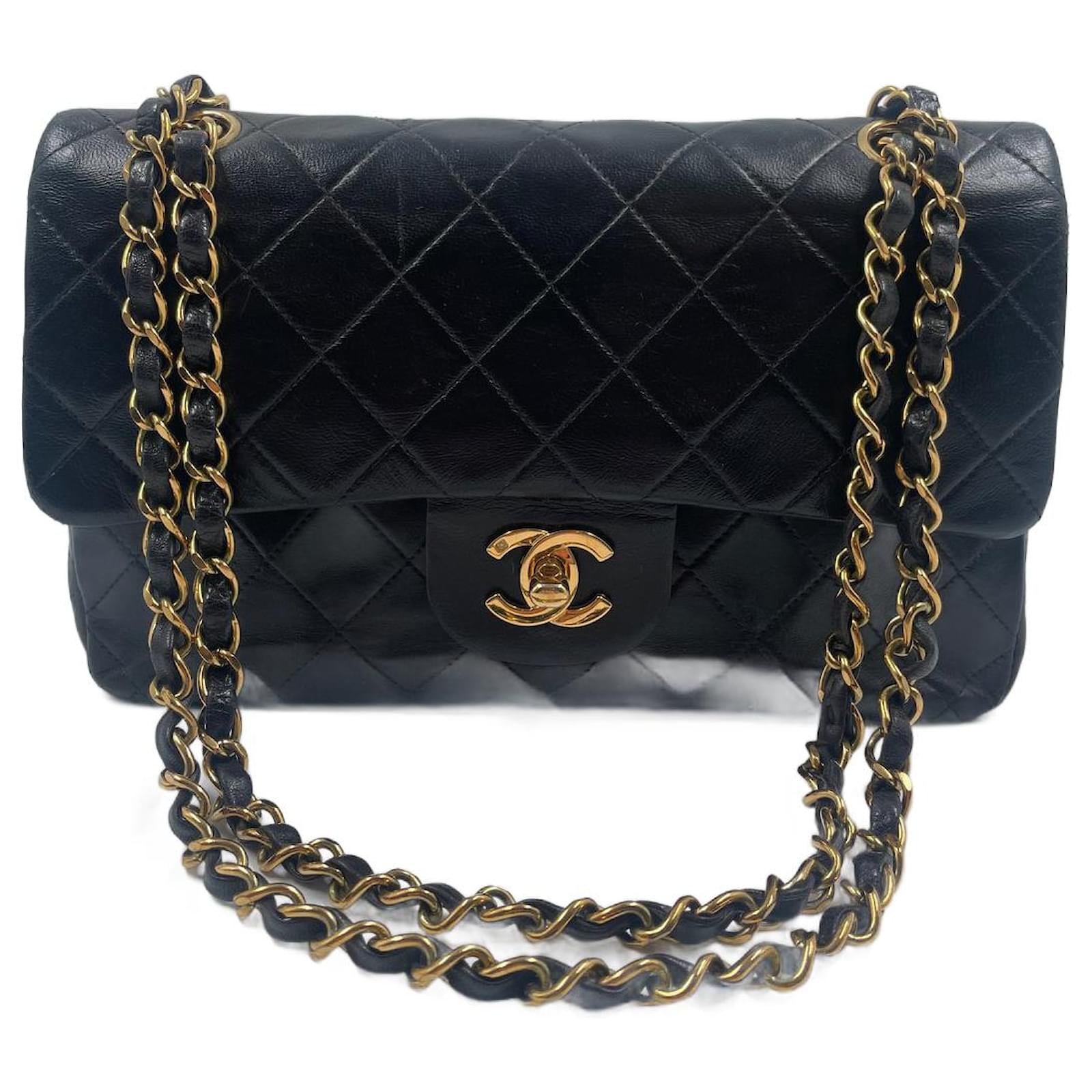 Black Leather Chanel Small Flap Bag ref.750728 - Joli Closet