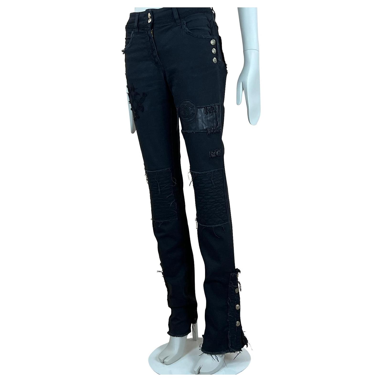 Chanel CC Logo Patch Runway Jeans Black Denim ref.751693 - Joli Closet