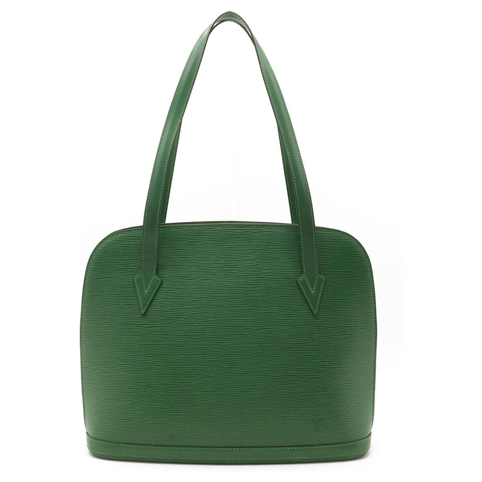 Louis Vuitton Lussac Green Leather ref.769785 - Joli Closet
