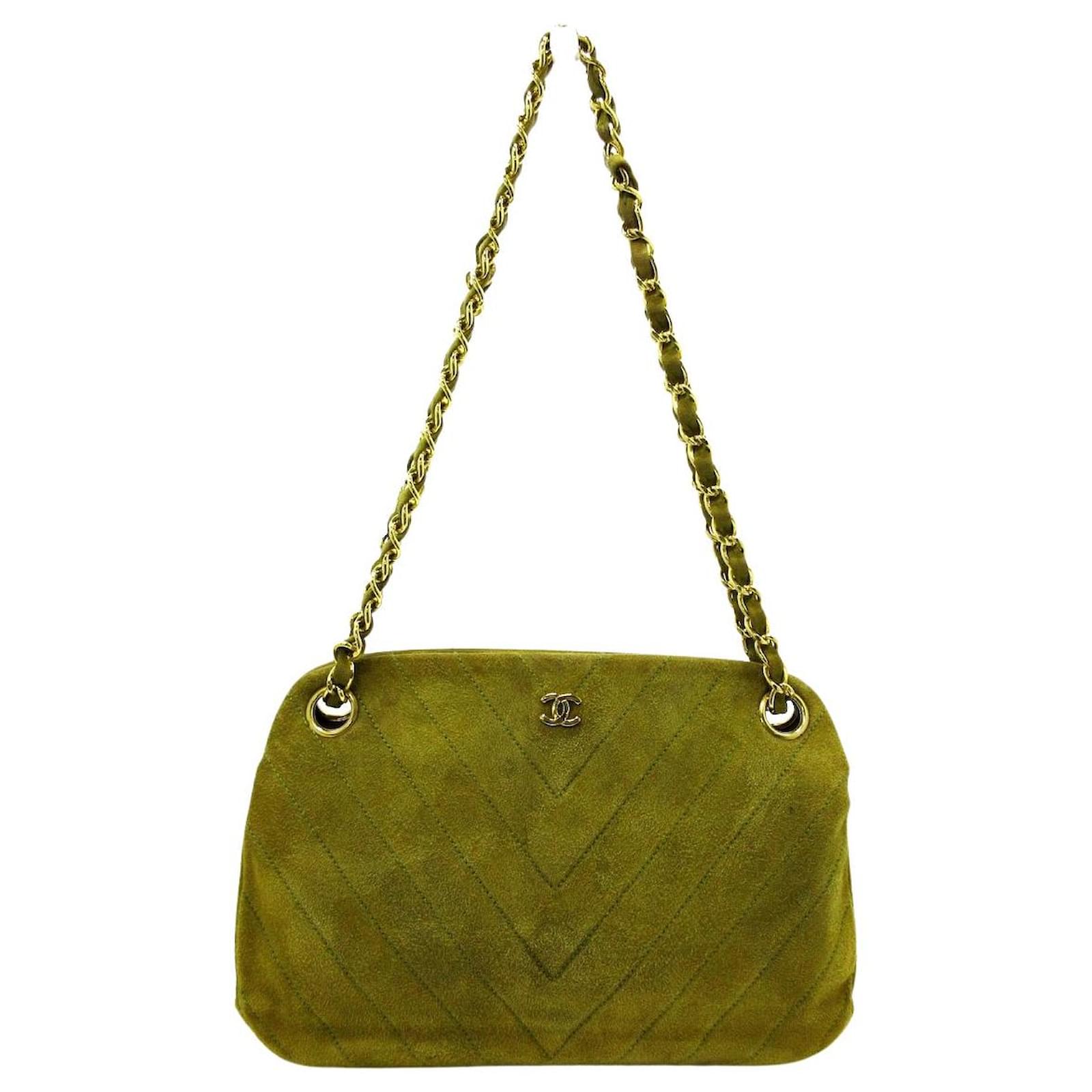 Chanel V-Stich Green Suede ref.770653 - Joli Closet