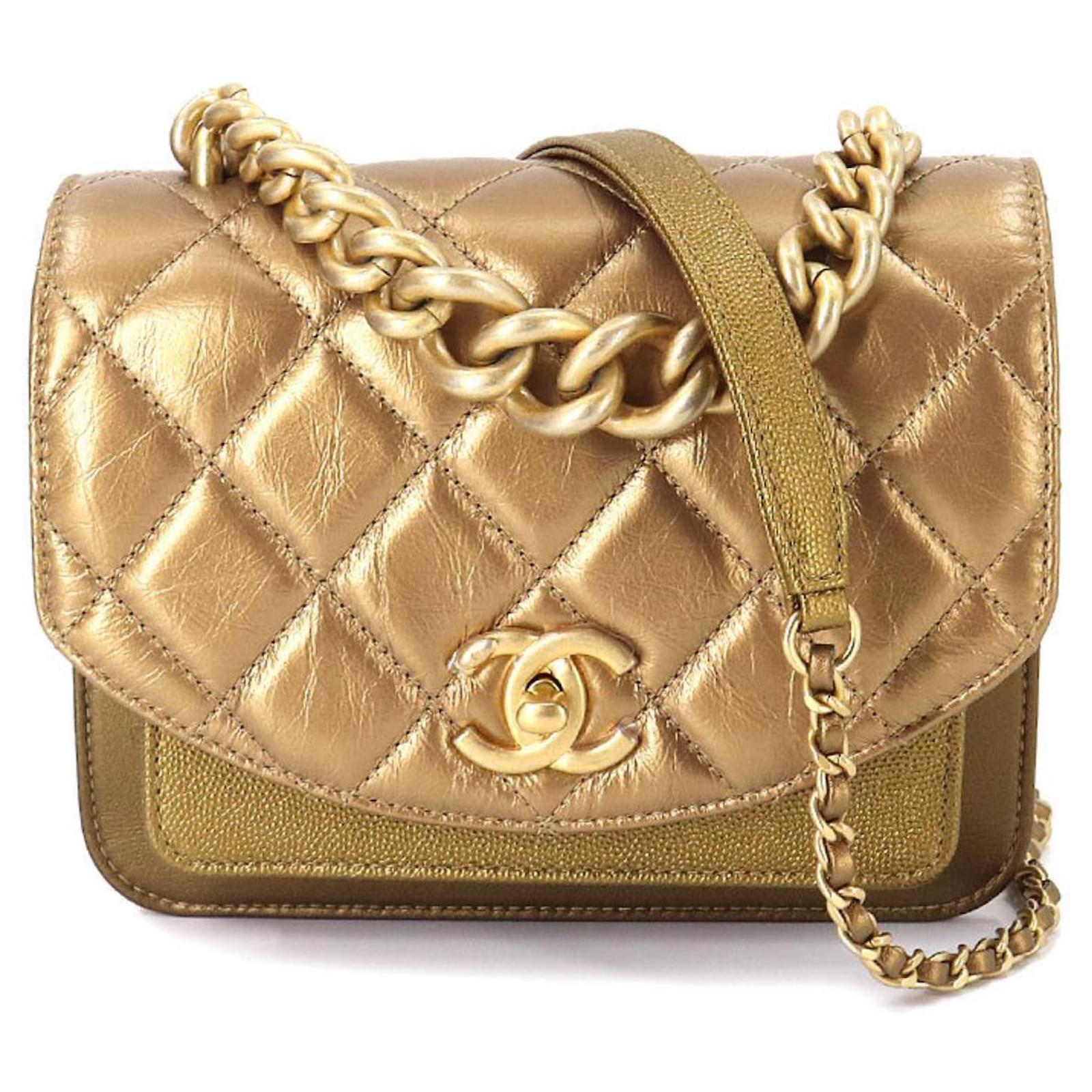 Chanel Golden Leather ref.777590 - Joli Closet