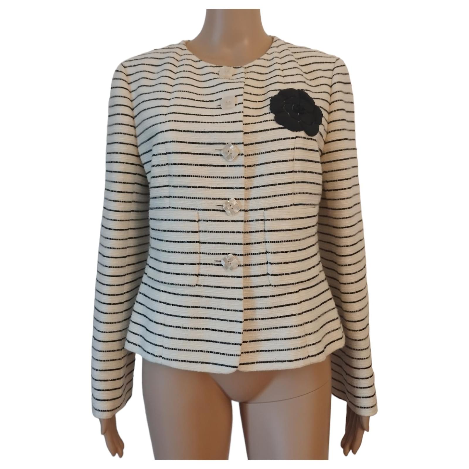 Chanel white jacket with black camellia stripes Wool ref.777996 - Joli ...