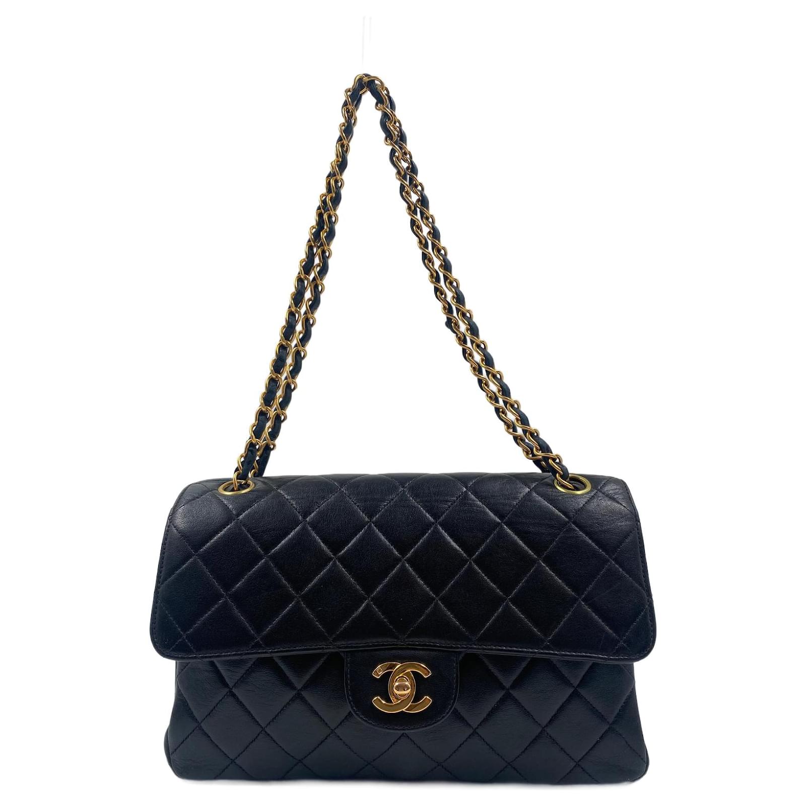 Sac à rabat Chanel en cuir noir ref.784144 - Joli Closet