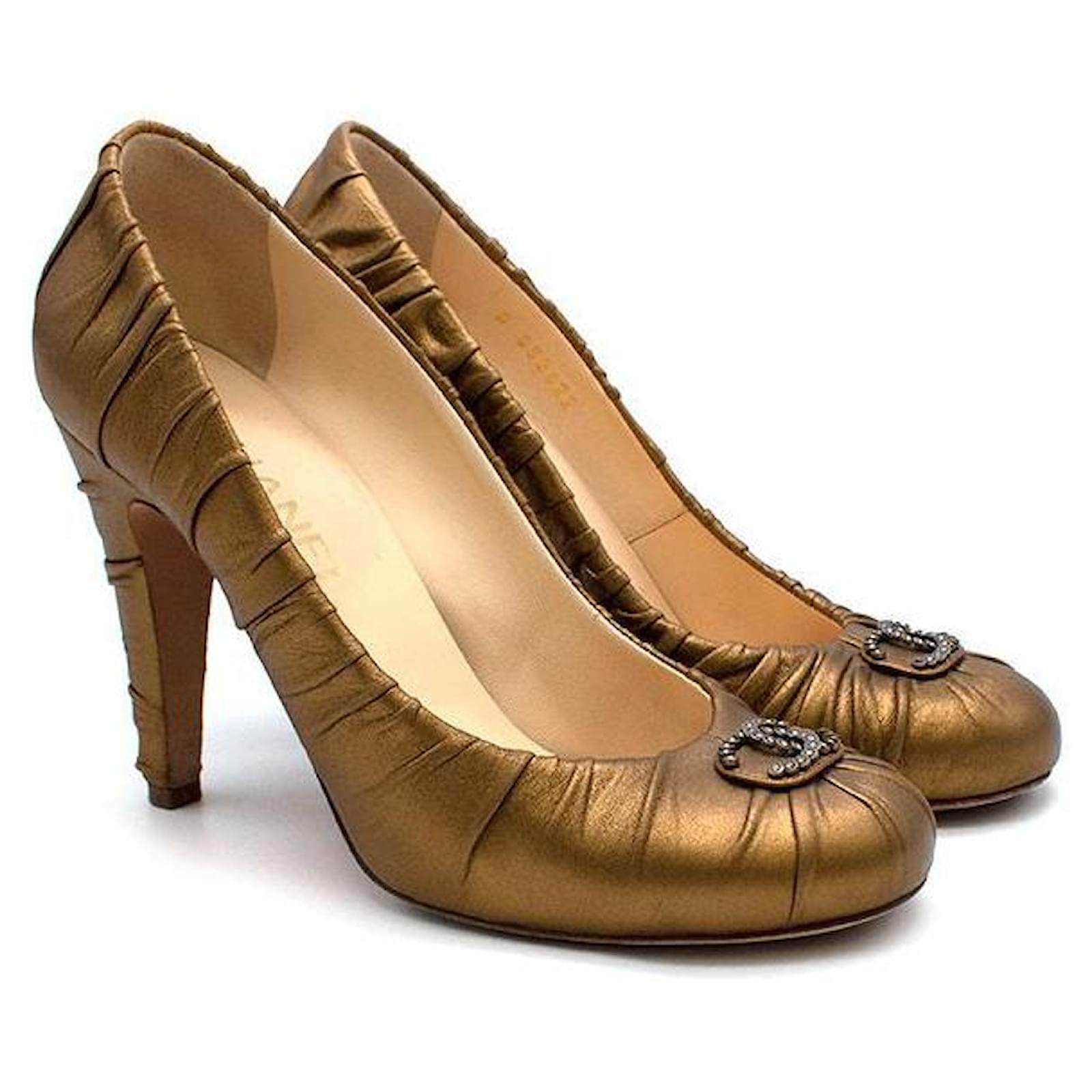 Chanel Golden Ruched Leather CC Pumps Metallic ref.785832 - Joli Closet