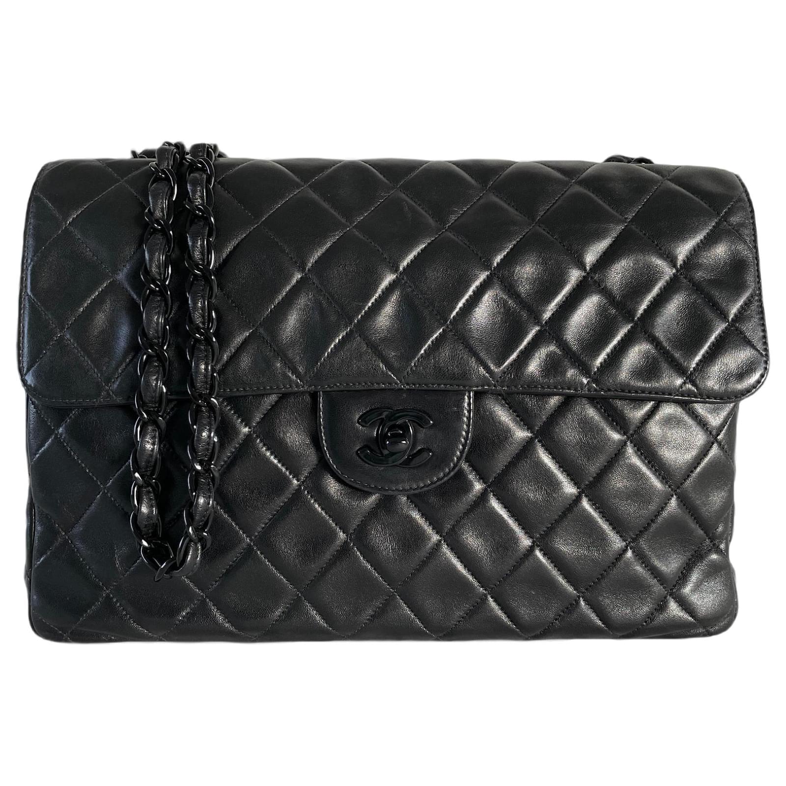 Chanel classique simple rabat jumbo cuir d'agneau matériel doré ...