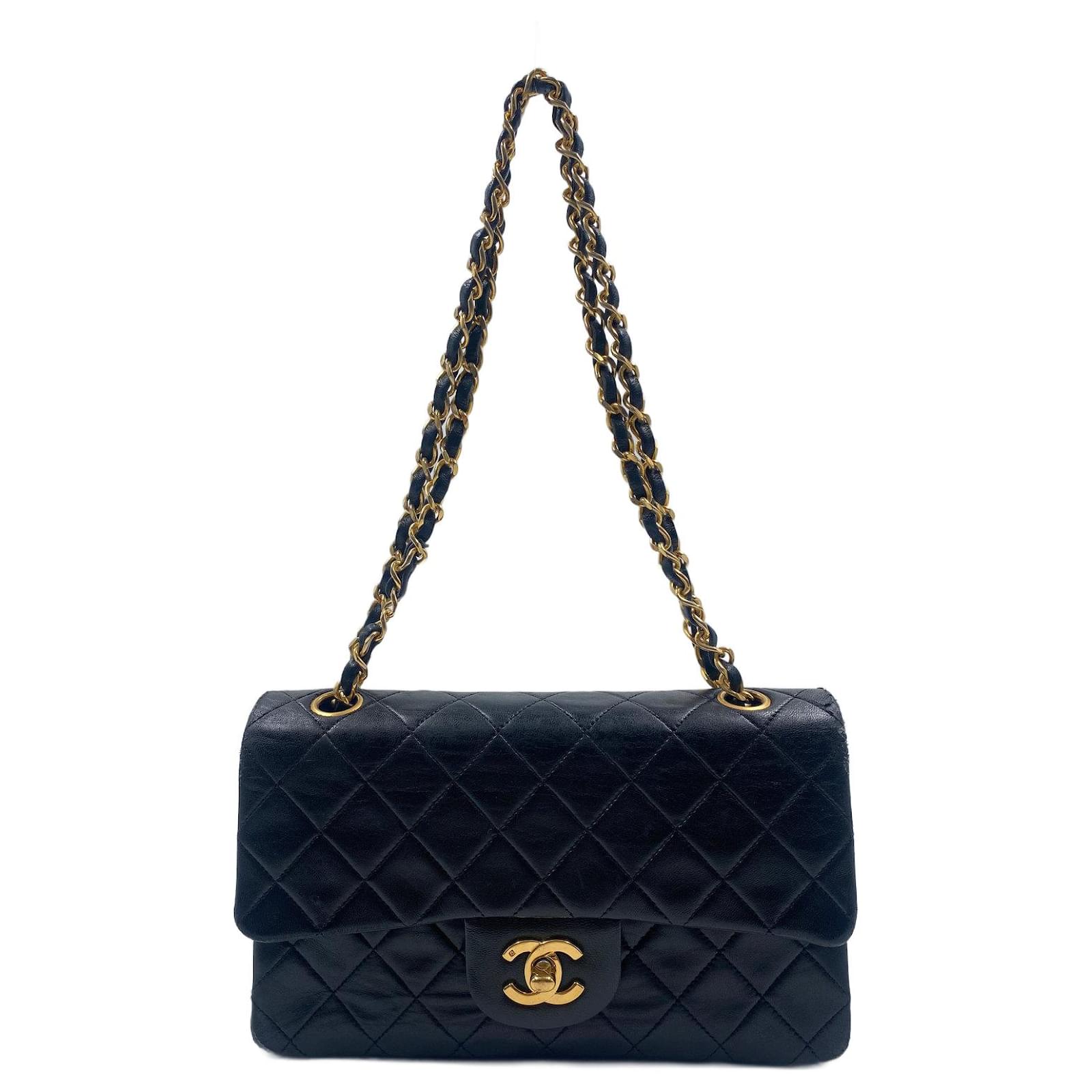 Black Leather Chanel Small Flap Bag ref.789171 - Joli Closet