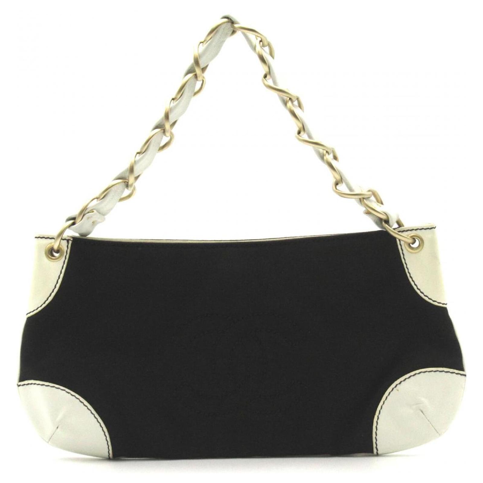 Chanel CC Canvas Chain Pochette Bag Black Cloth ref.791756 - Joli Closet