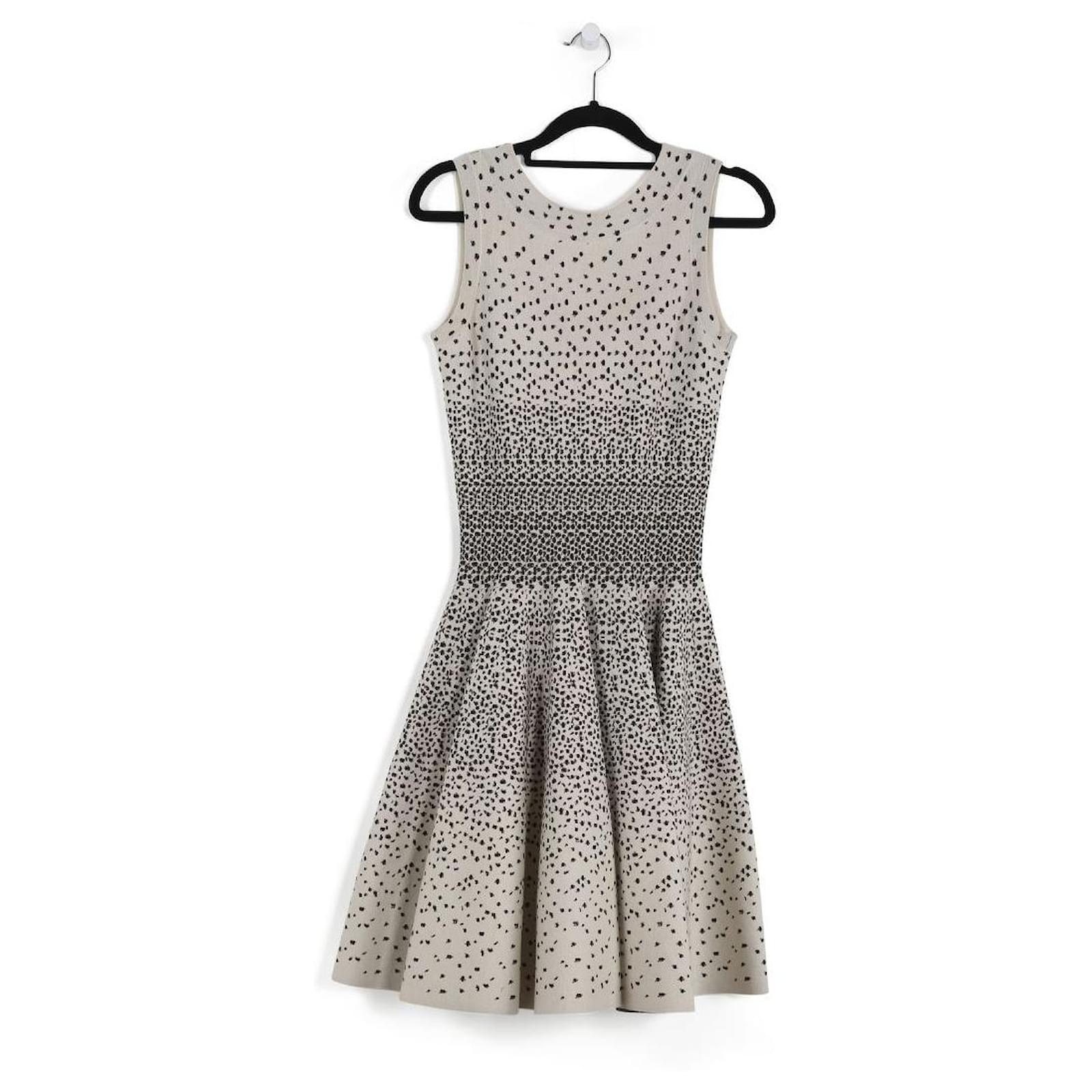 Alaïa Alaia Mini-robe évasée en laine noire et blanche Coton Écru ref ...