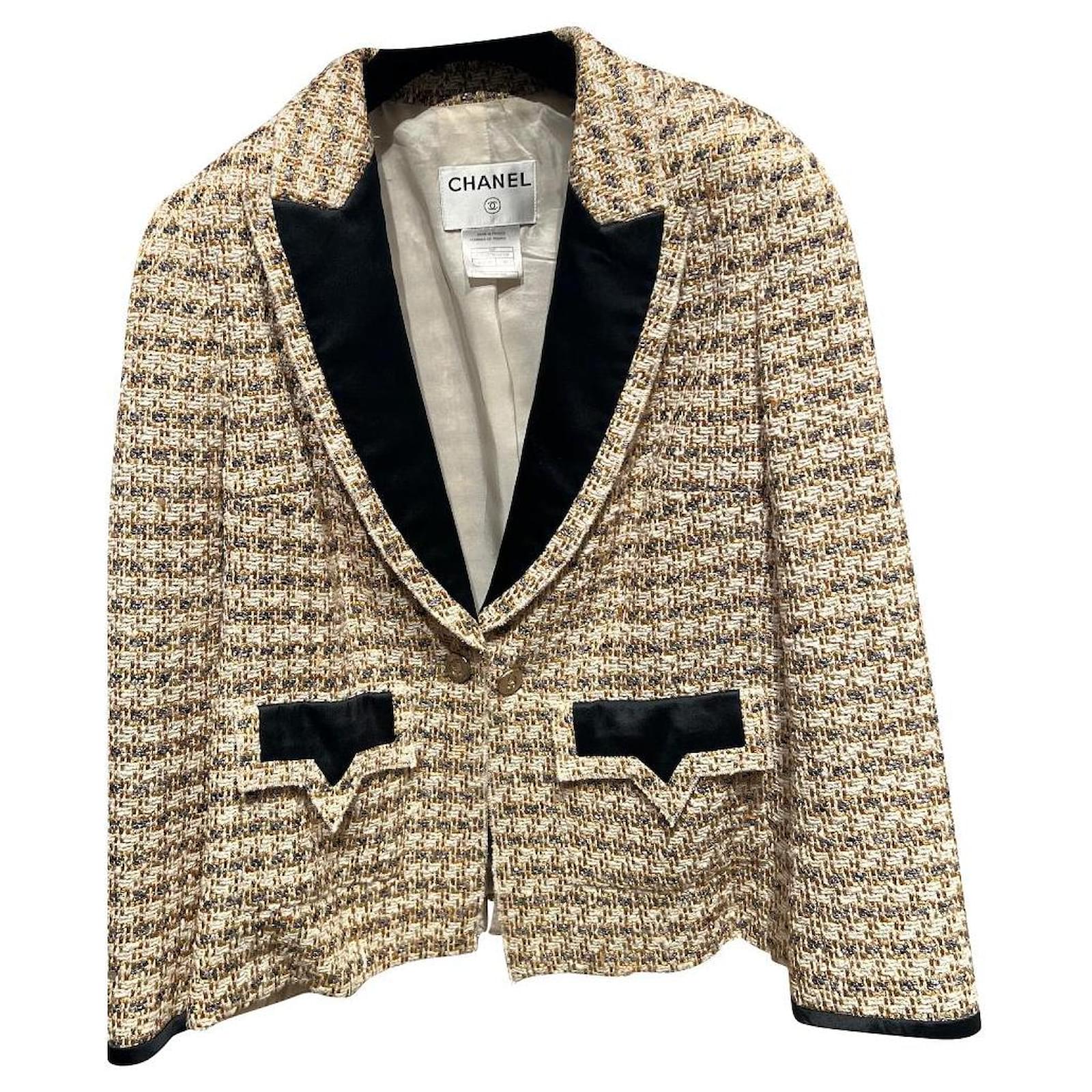 Chanel Jackets Black Golden Tweed ref.793527 - Joli Closet