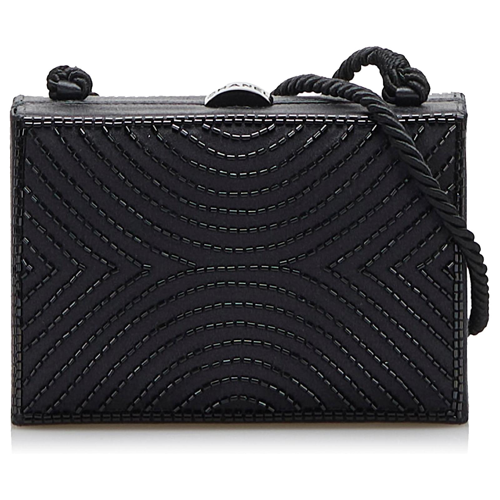 Sac de soirée Chanel Black Box Frame Tissu Satin Noir ref.793649 - Joli ...