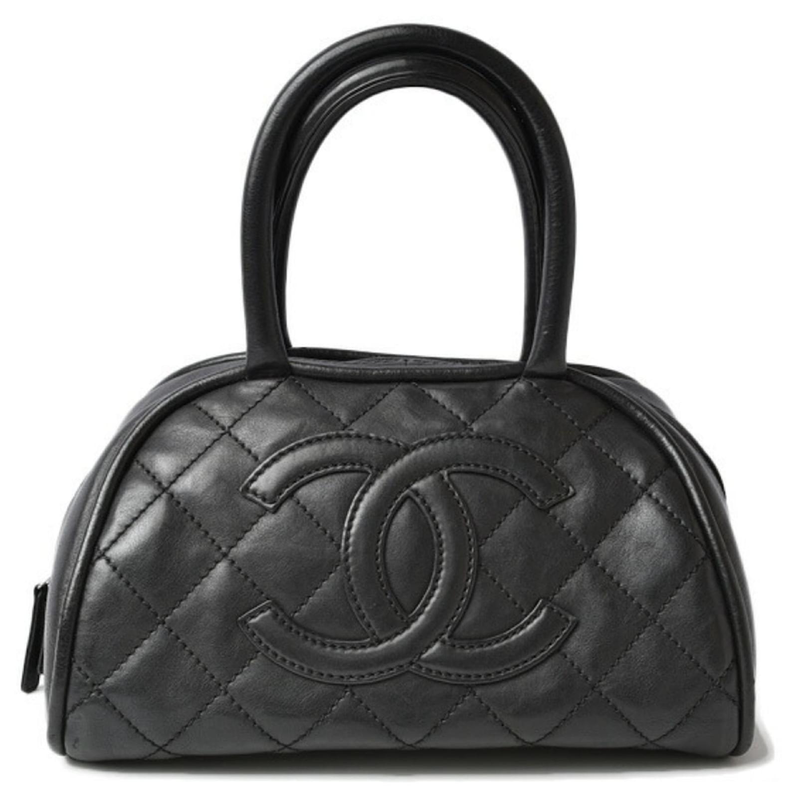 Chanel Boston Black Leather ref.796345 - Joli Closet