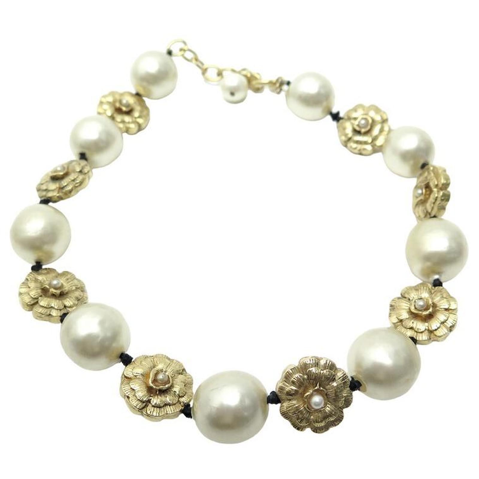 COLLIER CHANEL DE CASTELLANE 1984 FLEURS CAMELIAS PERLES EN METAL DORE ...