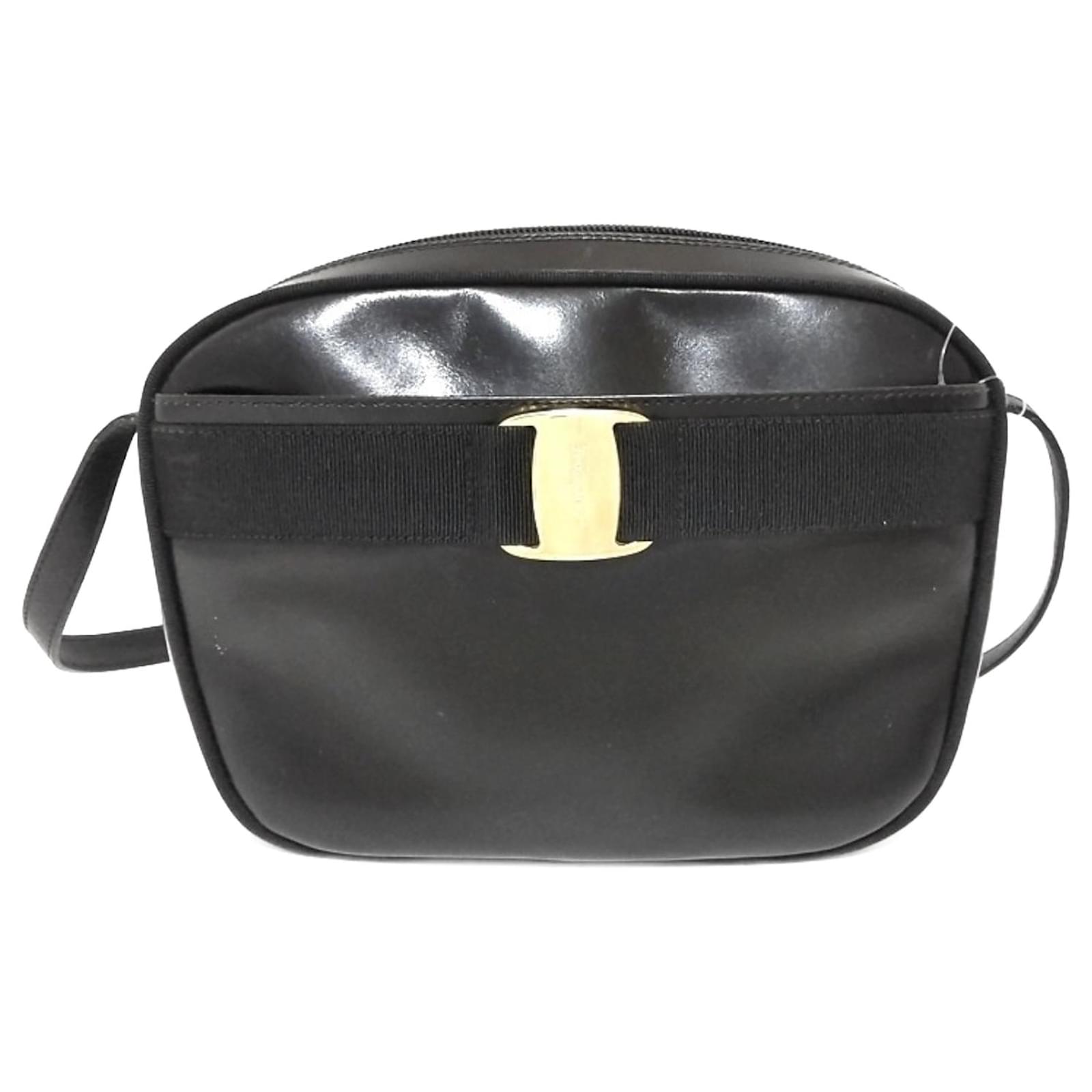 Salvatore Ferragamo Gancini Cuir Noir ref.797461 - Joli Closet