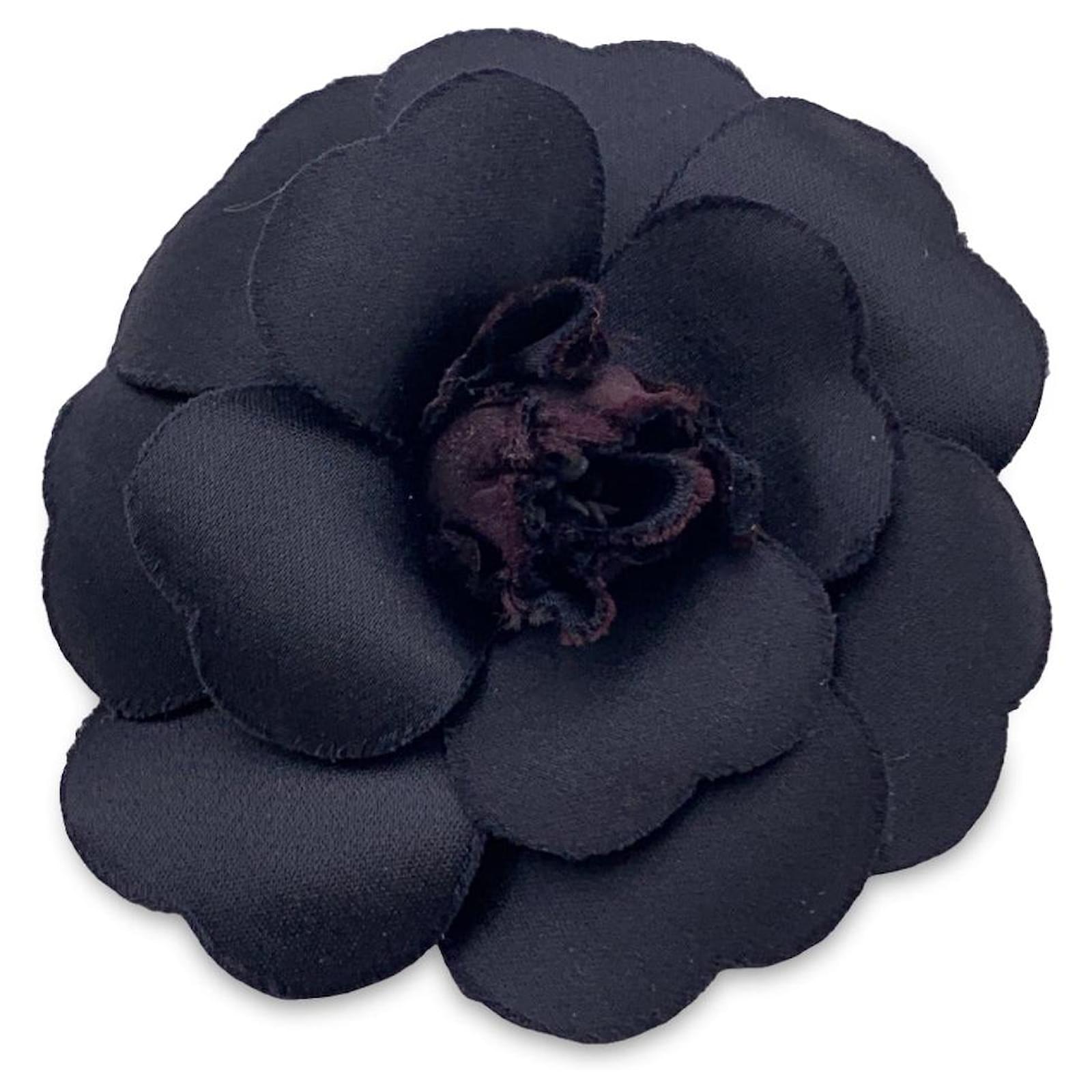 Chanel Broche fleur de soie noire vintage Camelia Camellia ref.799347 ...