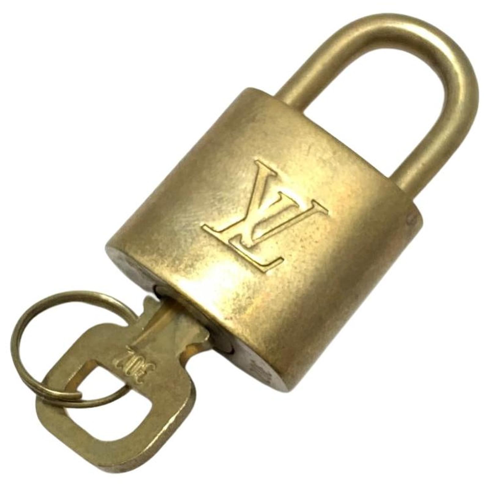 Louis Vuitton Cadenas Golden Metall ref.800346 - Joli Closet