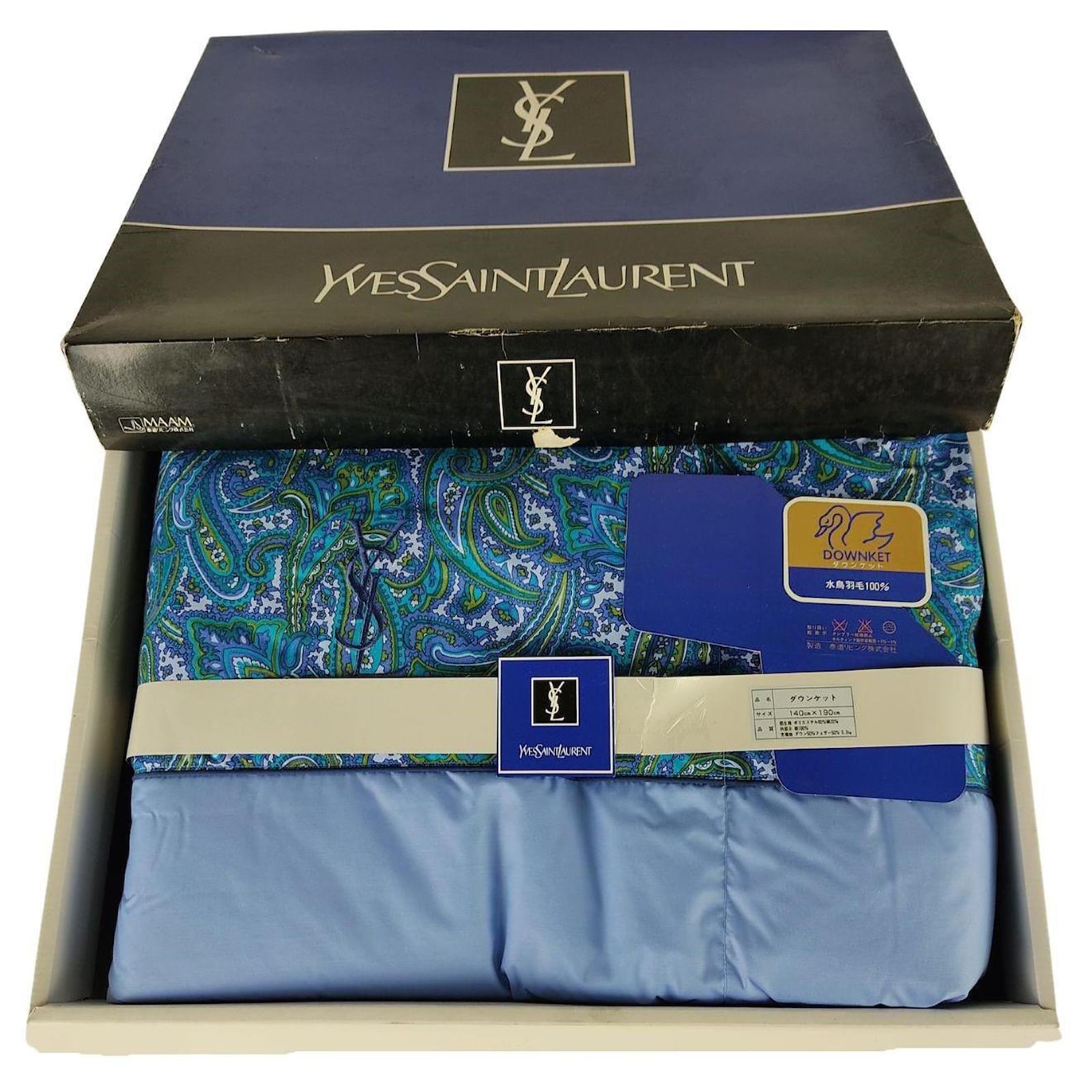 Yves Saint Laurent goose down duvet 140cm x 190cm Light blue Cloth ref.806043 - Joli Closet
